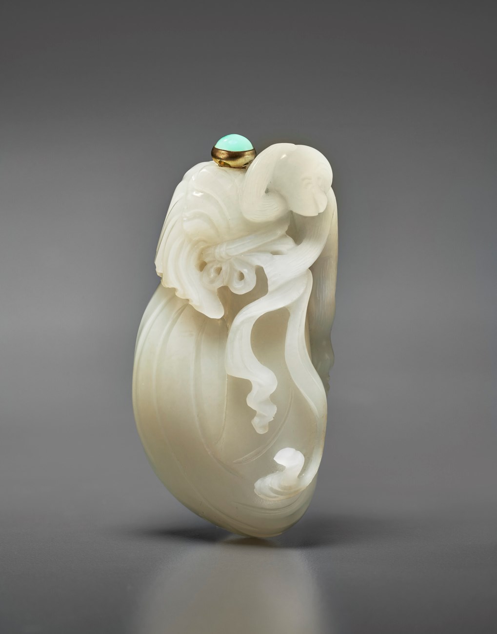 A FINELY CARVED WHITE JADE SNUFF BOTTLE, 1740-1850 | Christie's