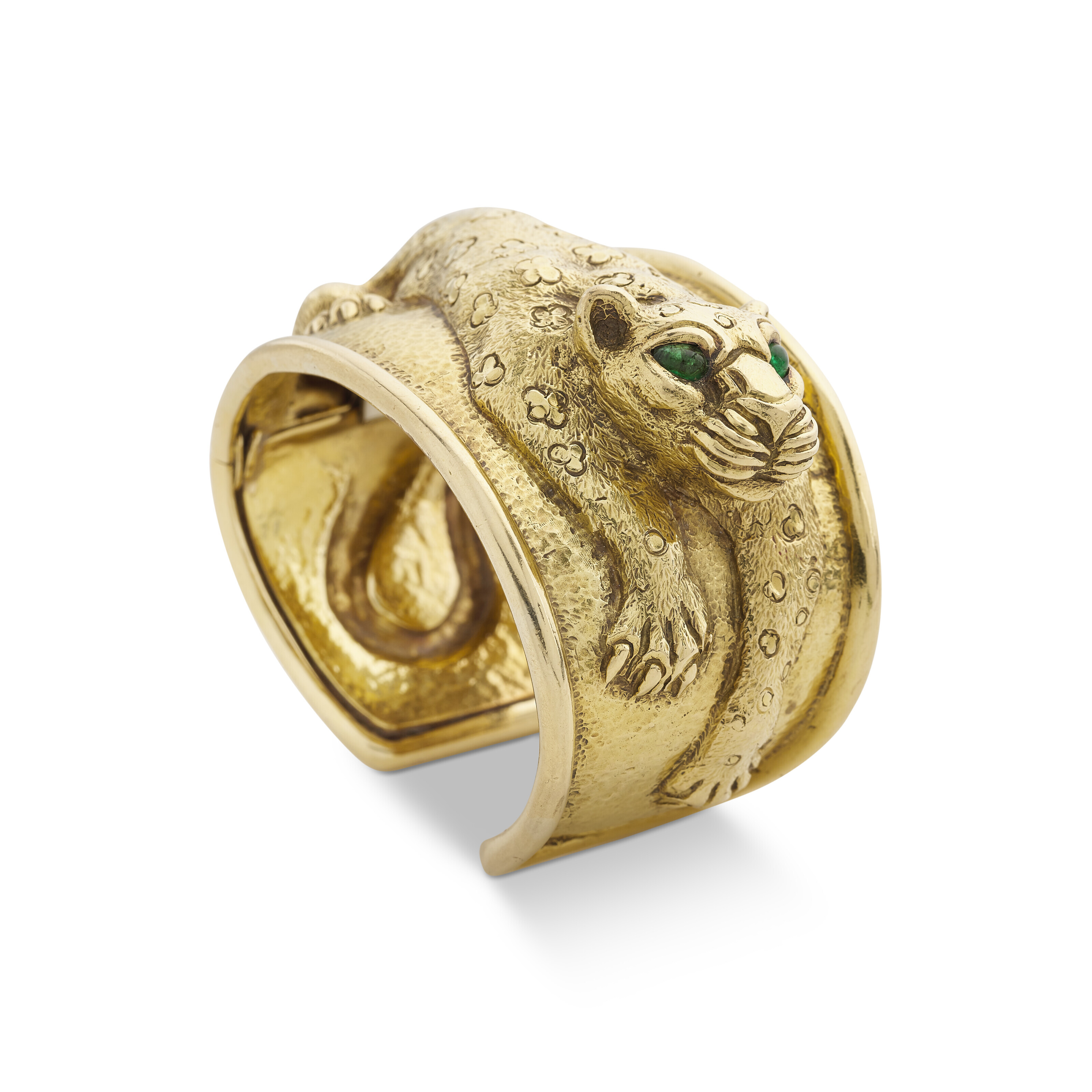 DAVID WEBB BRACELET-MANCHETTE ‘REPOUSSÉ LEOPARD’ ÉMERAUDES, | Christie’s
