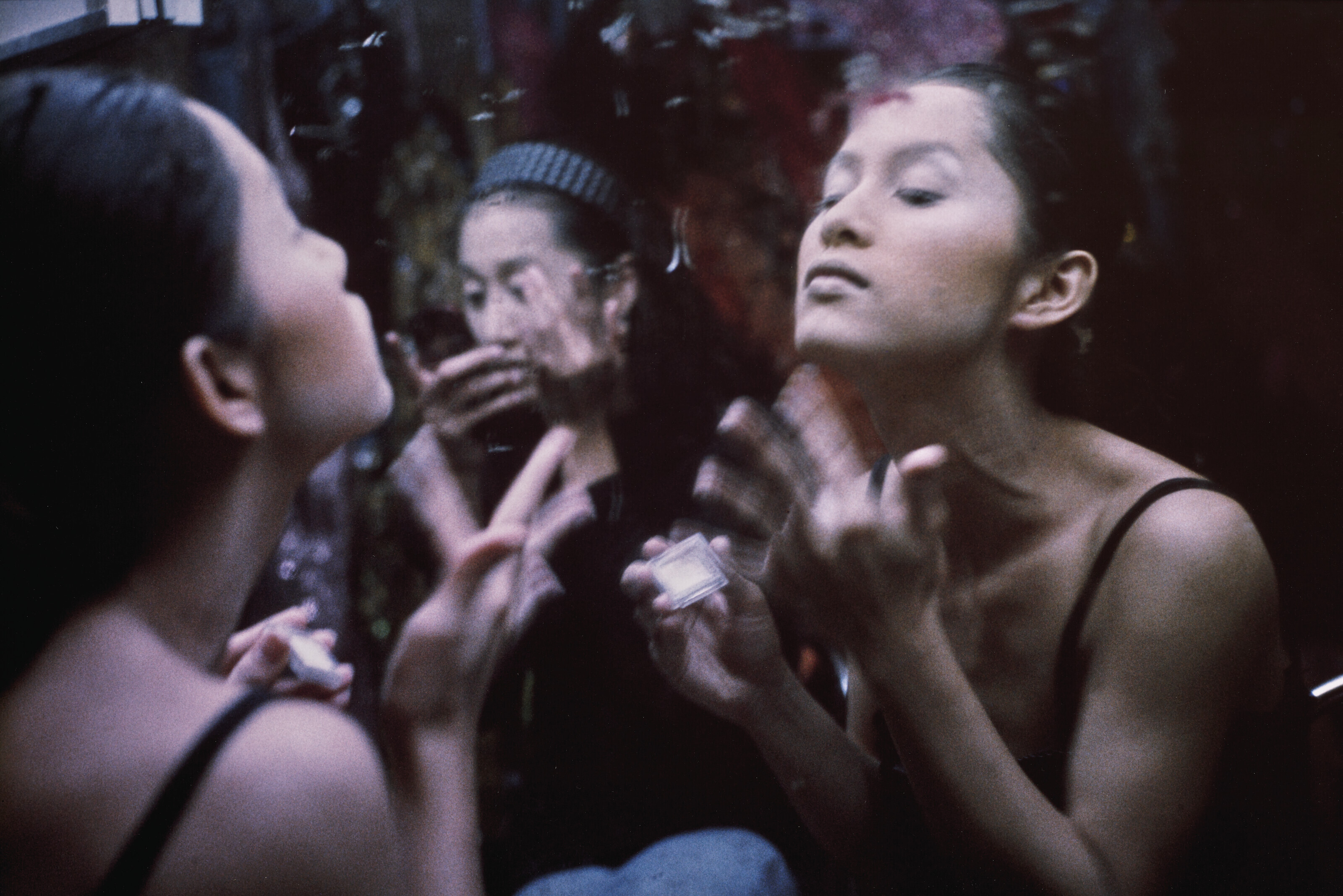 NAN GOLDIN (NÉE EN 1953), Yogo and C putting on make-up, Second Tip ...