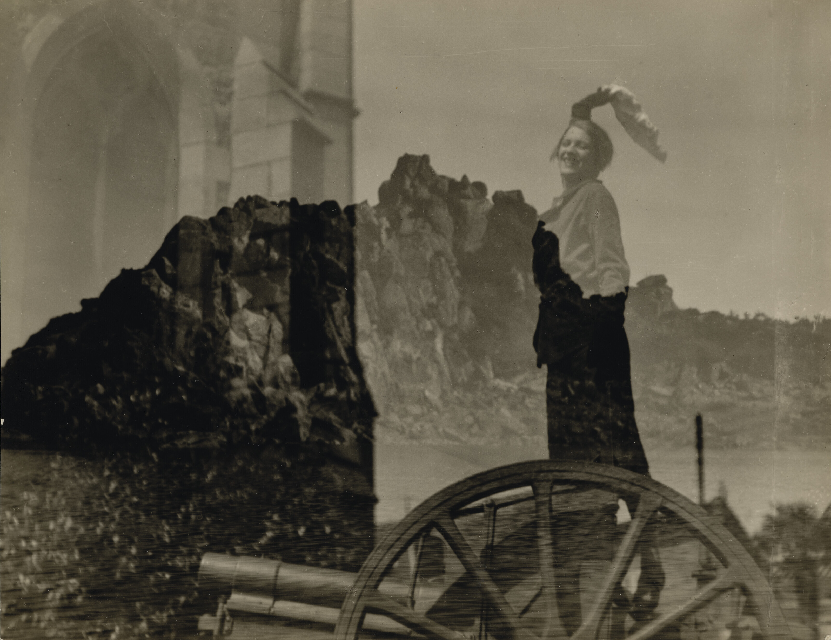 MAN RAY (1890-1976), Lee Miller au canon, 1929-1930 | Christie’s