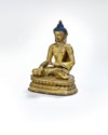 STATUE DE BOUDDHA SHAKYAMUNI EN BRONZE DORÉ, NÉPAL, XVÈME-XVIÈME SIÈCLE | Christie's