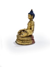 STATUE DE BOUDDHA SHAKYAMUNI EN BRONZE DORÉ, NÉPAL, XVÈME-XVIÈME SIÈCLE | Christie's