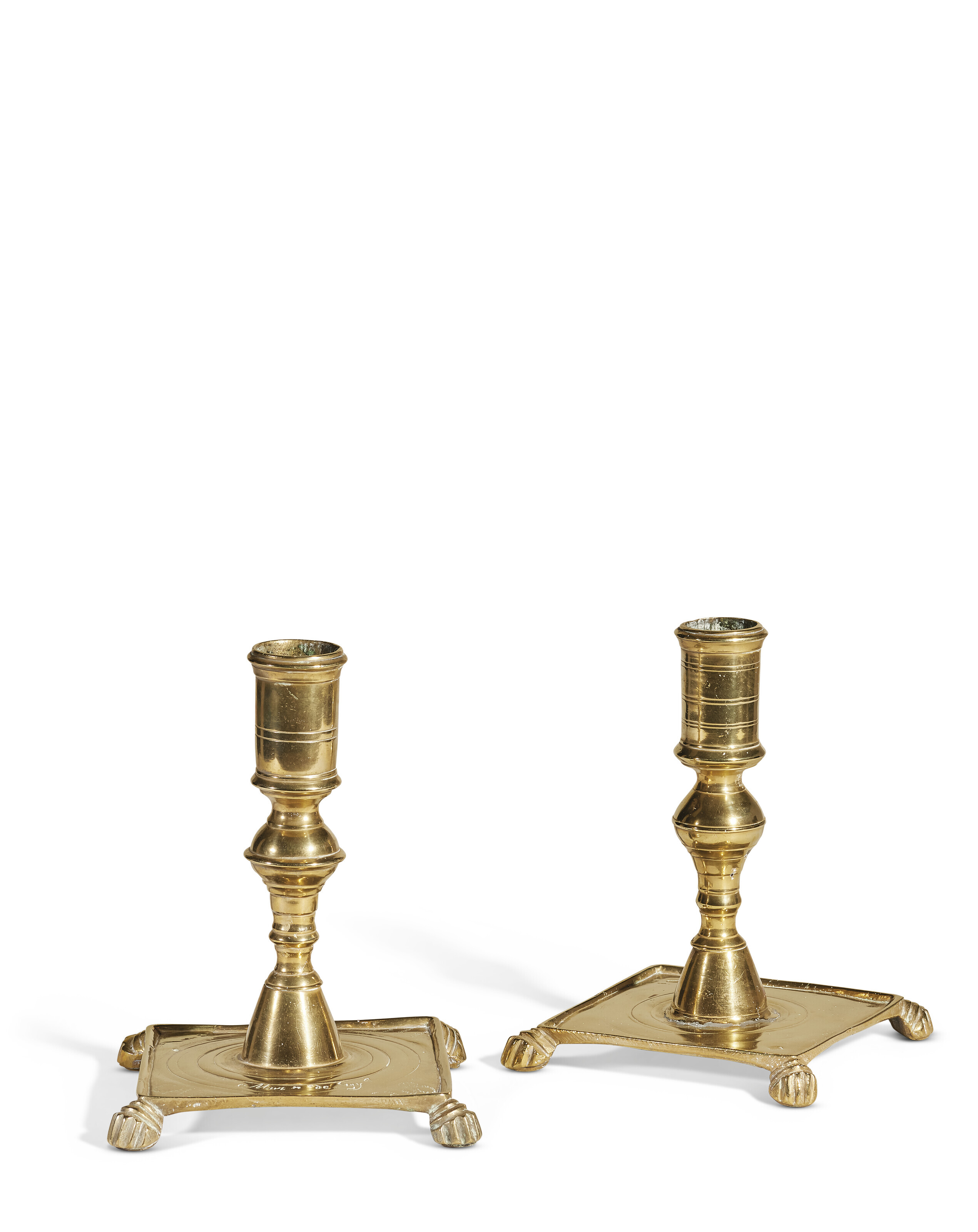 PAIRE DE FLAMBEAUX DE STYLE BAROQUE, DEUXIEME QUART DU XIXe SIECLE ...