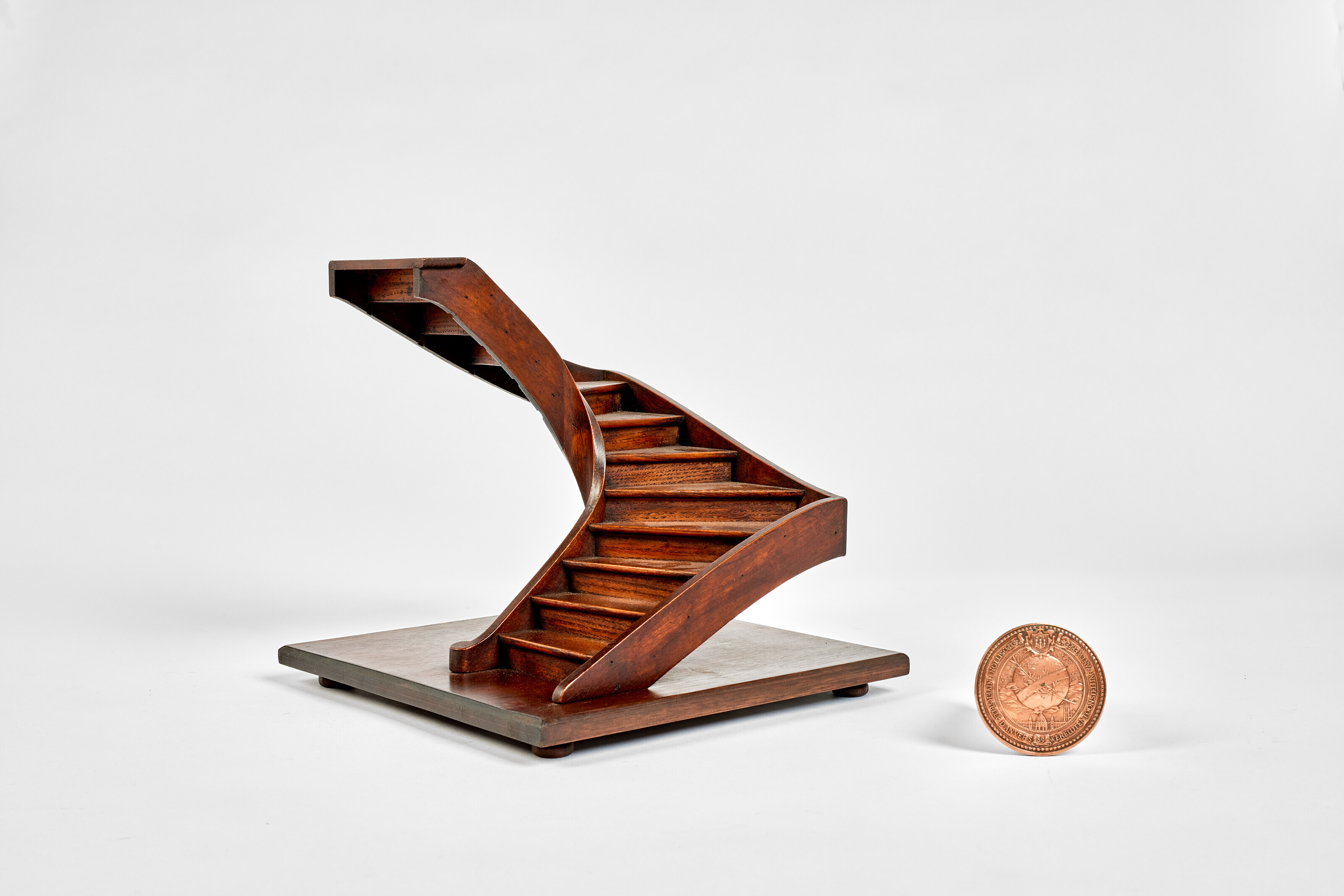 ESCALIER DE MAÎTRISE BALANCÉ À LA FRANÇAISE À DOUBLE RETOUR D'ÉQUERRE ...