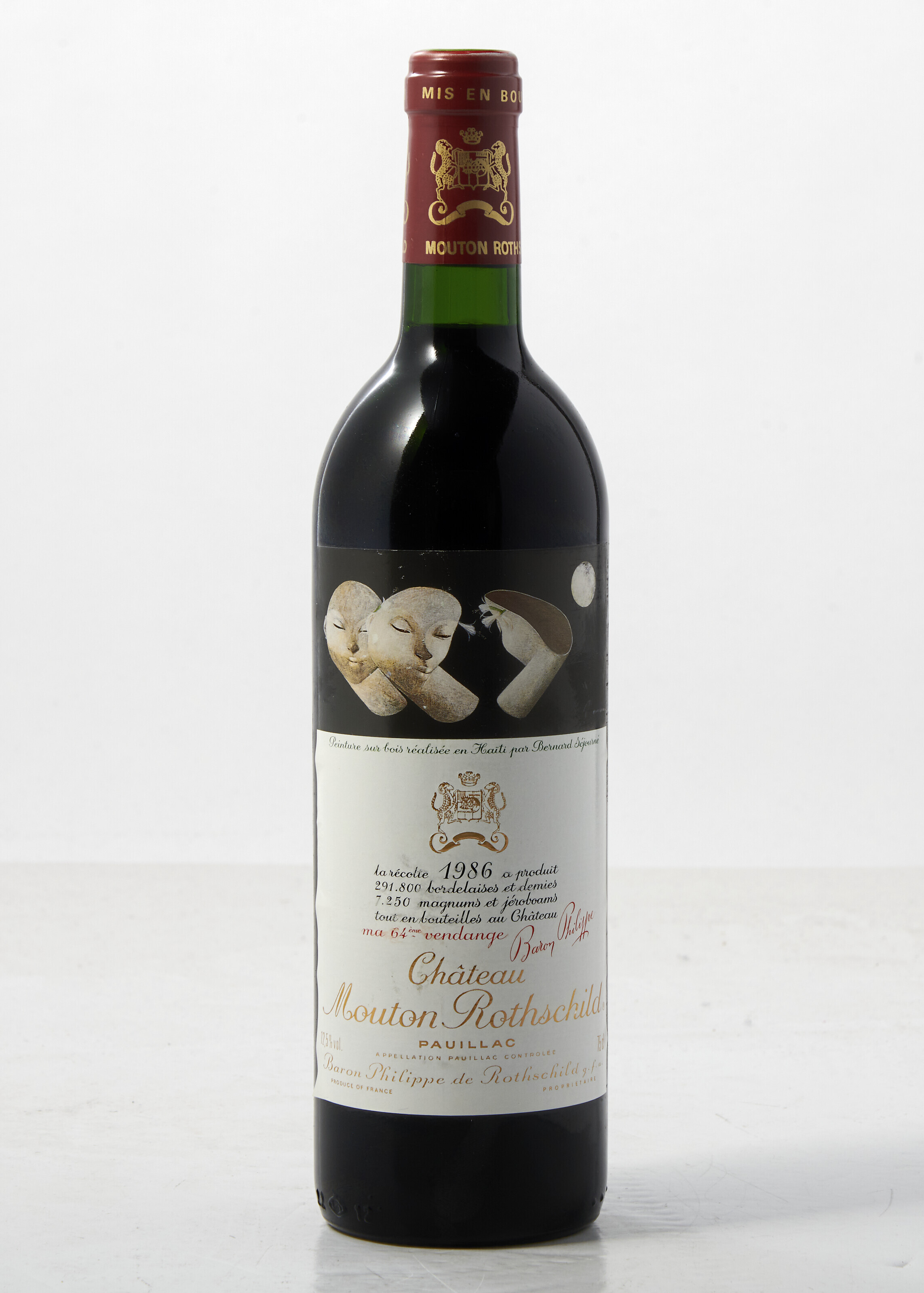 Château Mouton-Rothschild 1986, Pauillac, 1er cru classéSlightly scuffed label. Level: base of ...