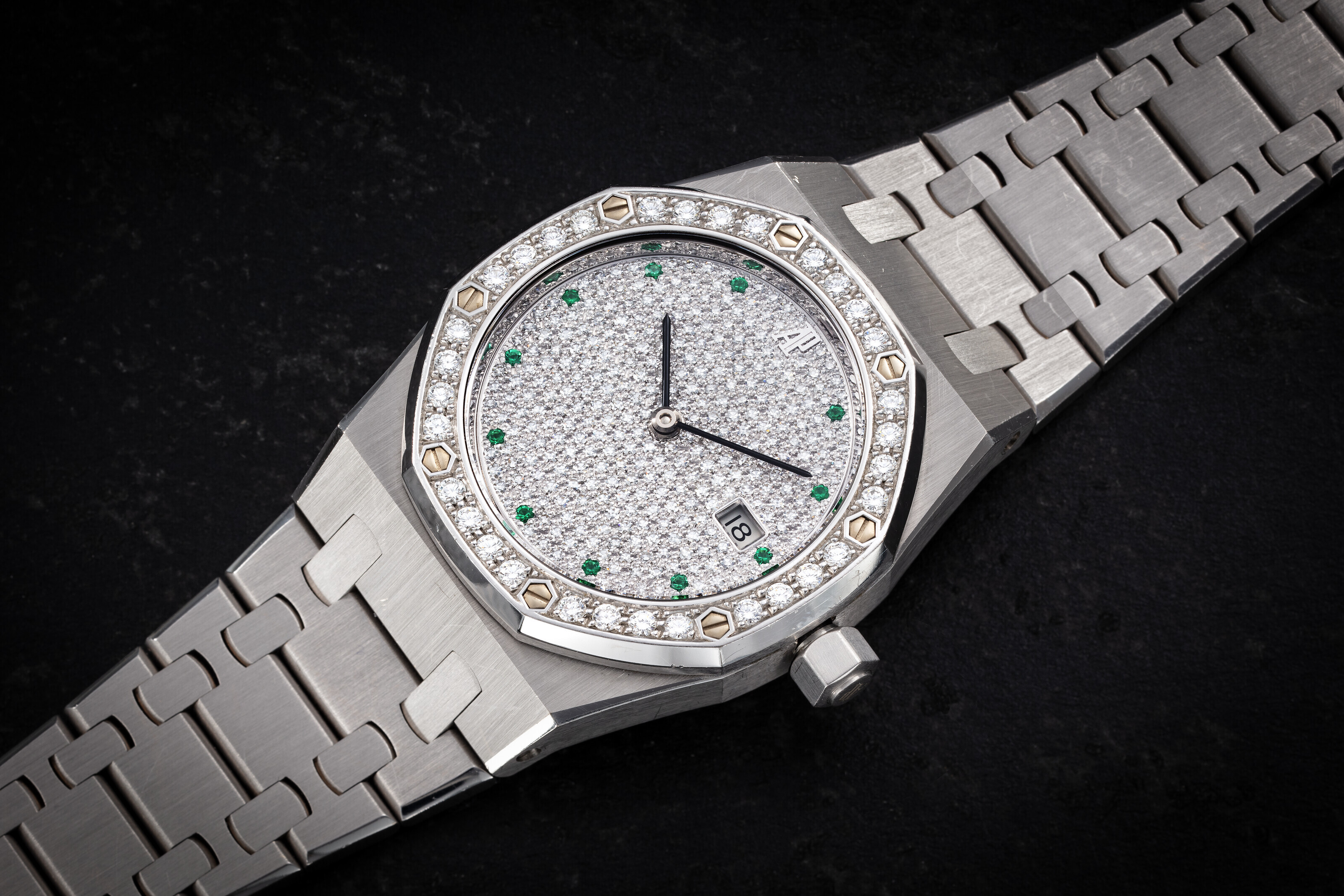 AUDEMARS PIGUET, ROYAL OAK REF.15054BC, A GOLD, DIAMOND AND EMERALD-SET ...