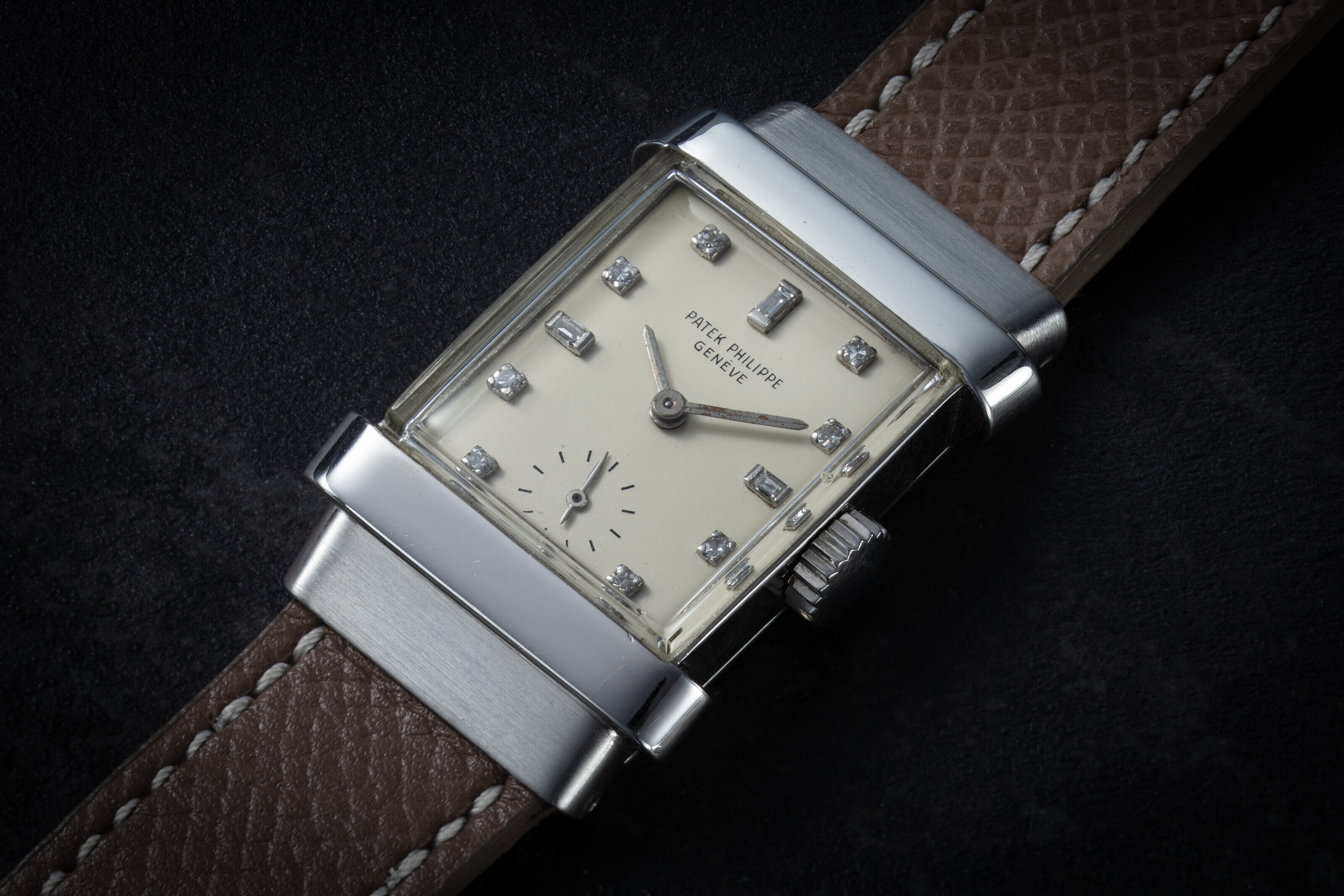 PATEK PHILIPPE, REF 1450 'TOP HAT', A CLASSIC AND VERY FINE PLATINUM ...