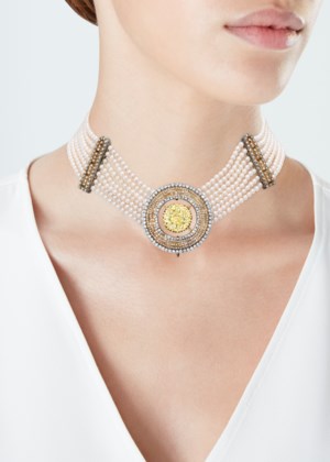 ANTIQUE COLOURED DIAMOND AND DIAMOND BROOCH / CHOKER | Christie's