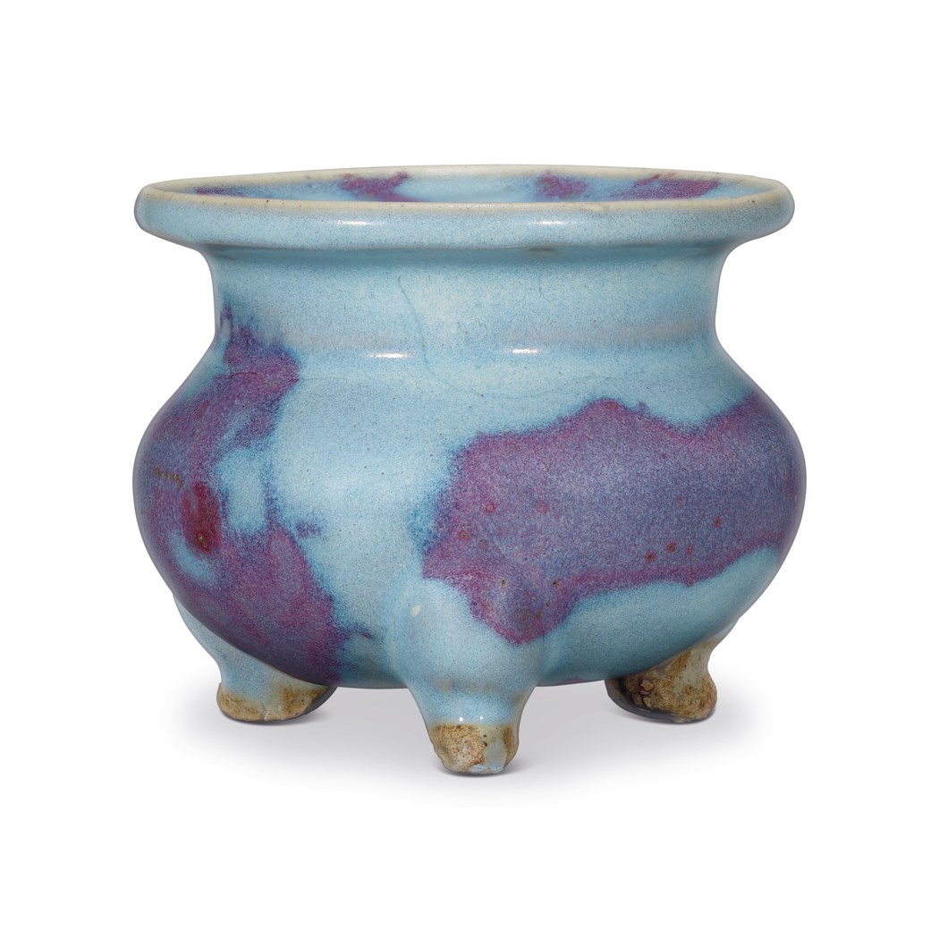 A SMALL JUN PURPLE-SPLASHED TRIPOD CENSER, JIN-YUAN DYNASTY (1115-1368 ...