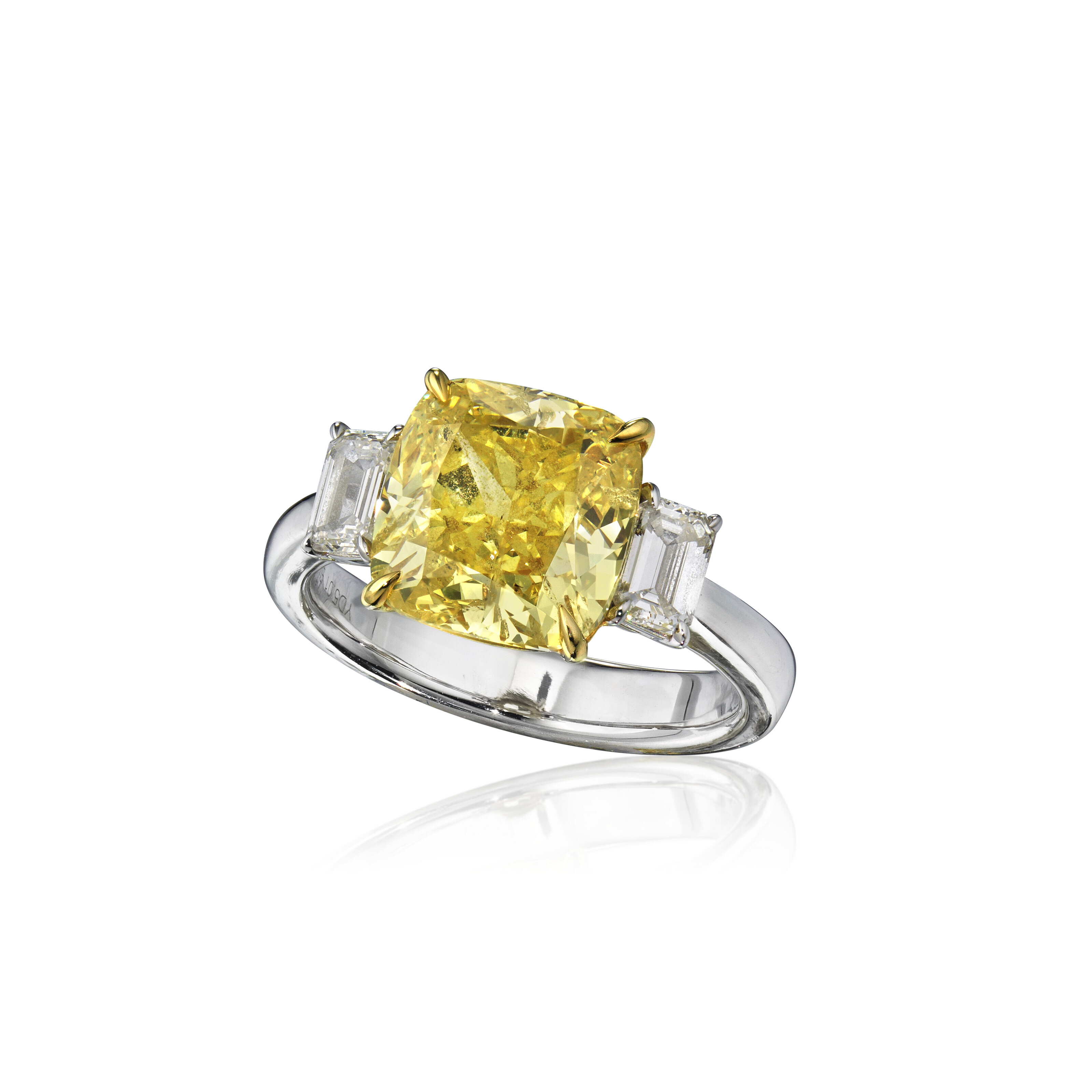 COLOURED DIAMOND AND DIAMOND RING, | Christie’s