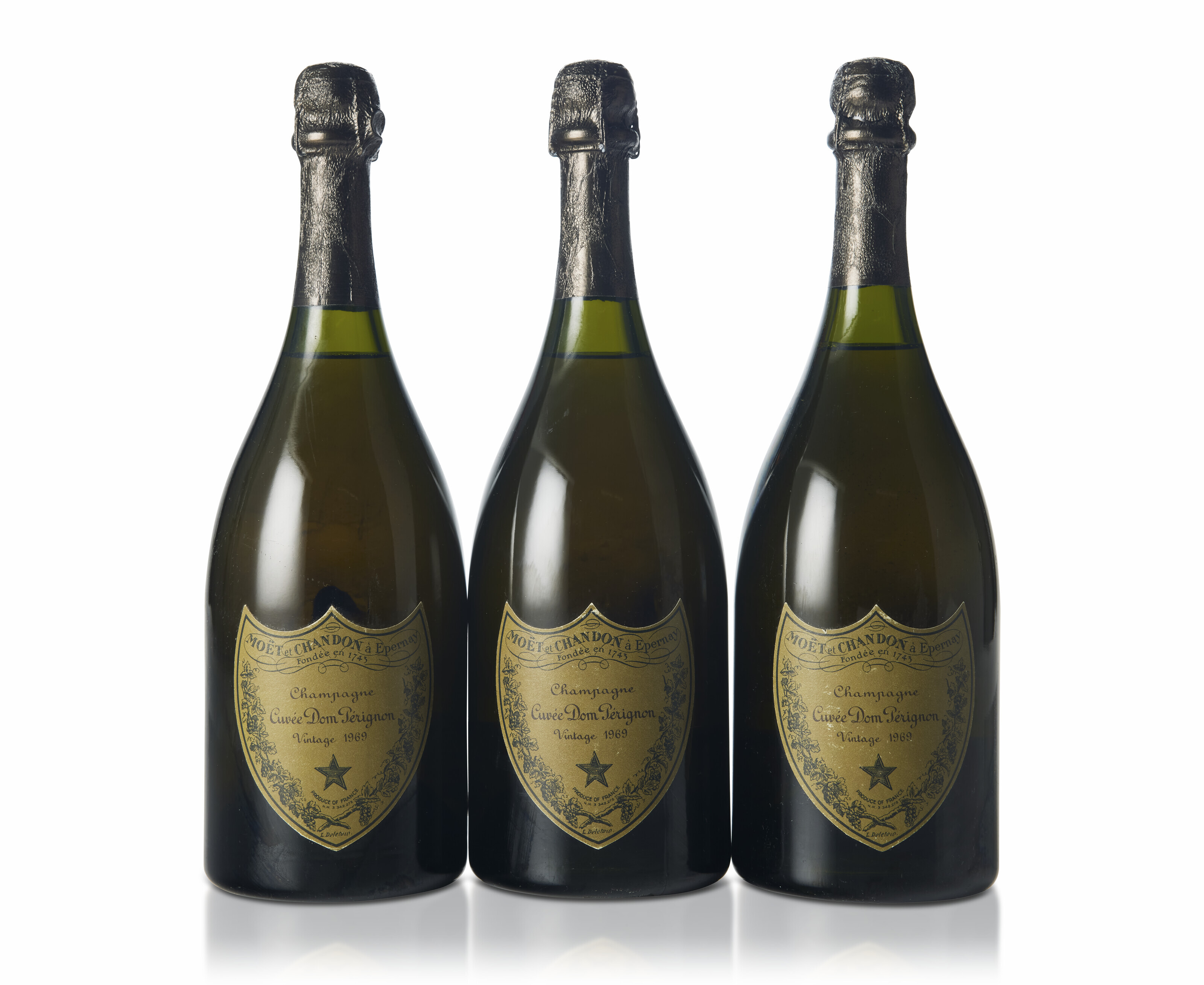 Dom Pérignon 1969, EpernaySlightly bin-soiled labelsLevels 2.5cmsThis lot is consigned from The ...