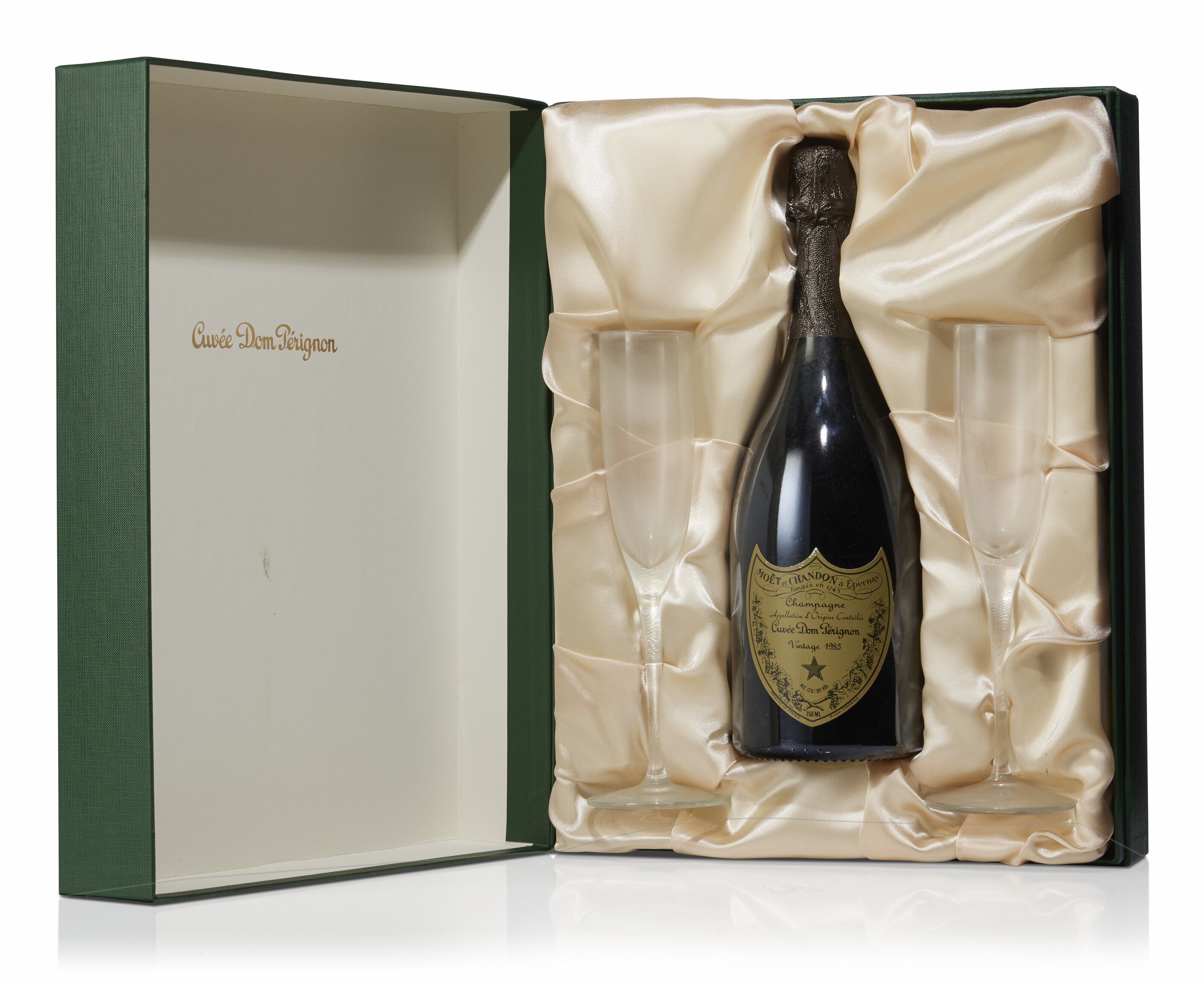 Dom Pérignon 1985, EpernayDark colorLevels 1.5cms below foilIn damaged ...