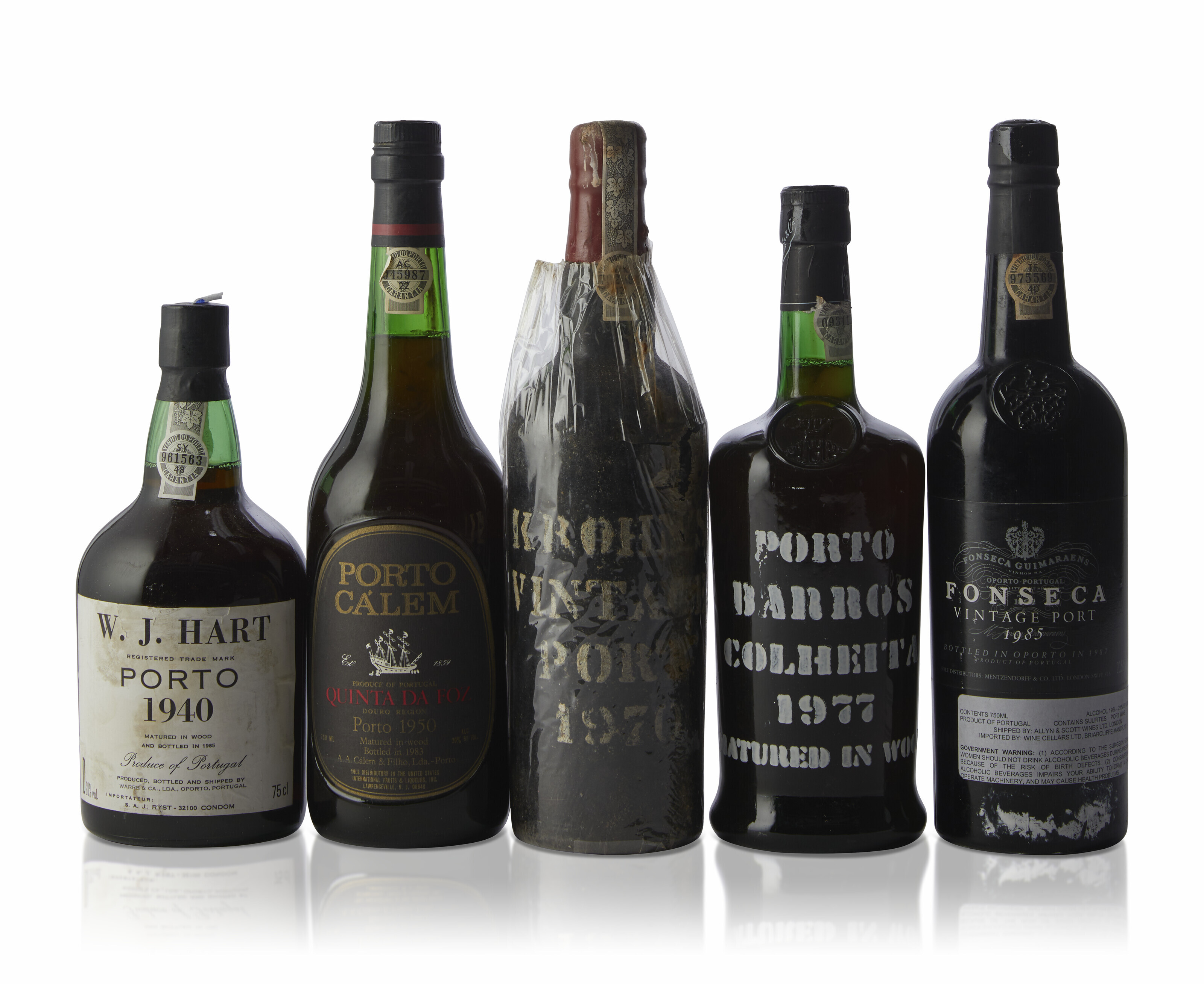 Mixed Port, W.J Hart Colheita 1940Bin-soiled labelsLevels into neck (2 ...