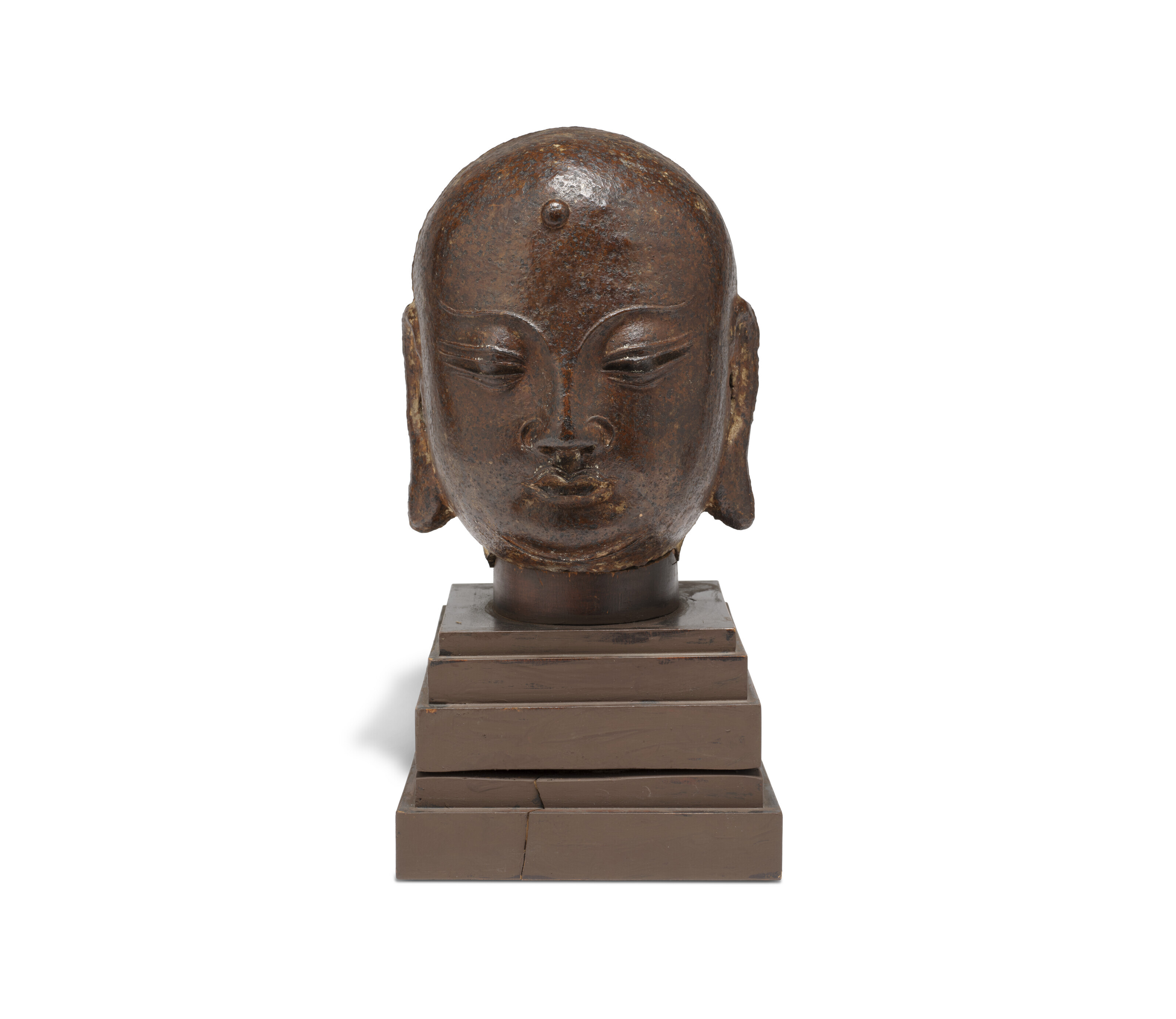 UNA TESTA DI UN LUOHAN FUSA IN FERRO, CINA, DINASTIA MING, XVI-XVII ...