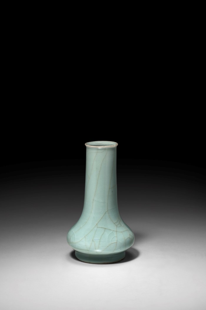 A LONGQUAN CELADON GUAN-TYPE VASE, SOUTHERN SONG DYNASTY (1127-1279 ...