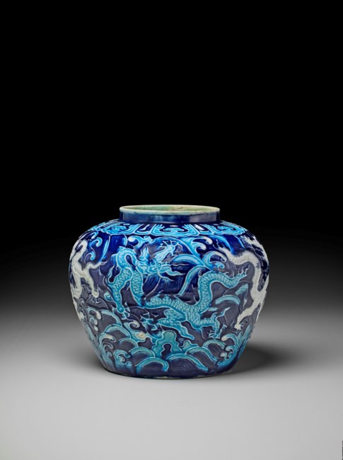 A VERY RARE IMPERIAL FAHUA JAR, GUAN, CHENGHUA-HONGZHI PERIOD, LATE ...