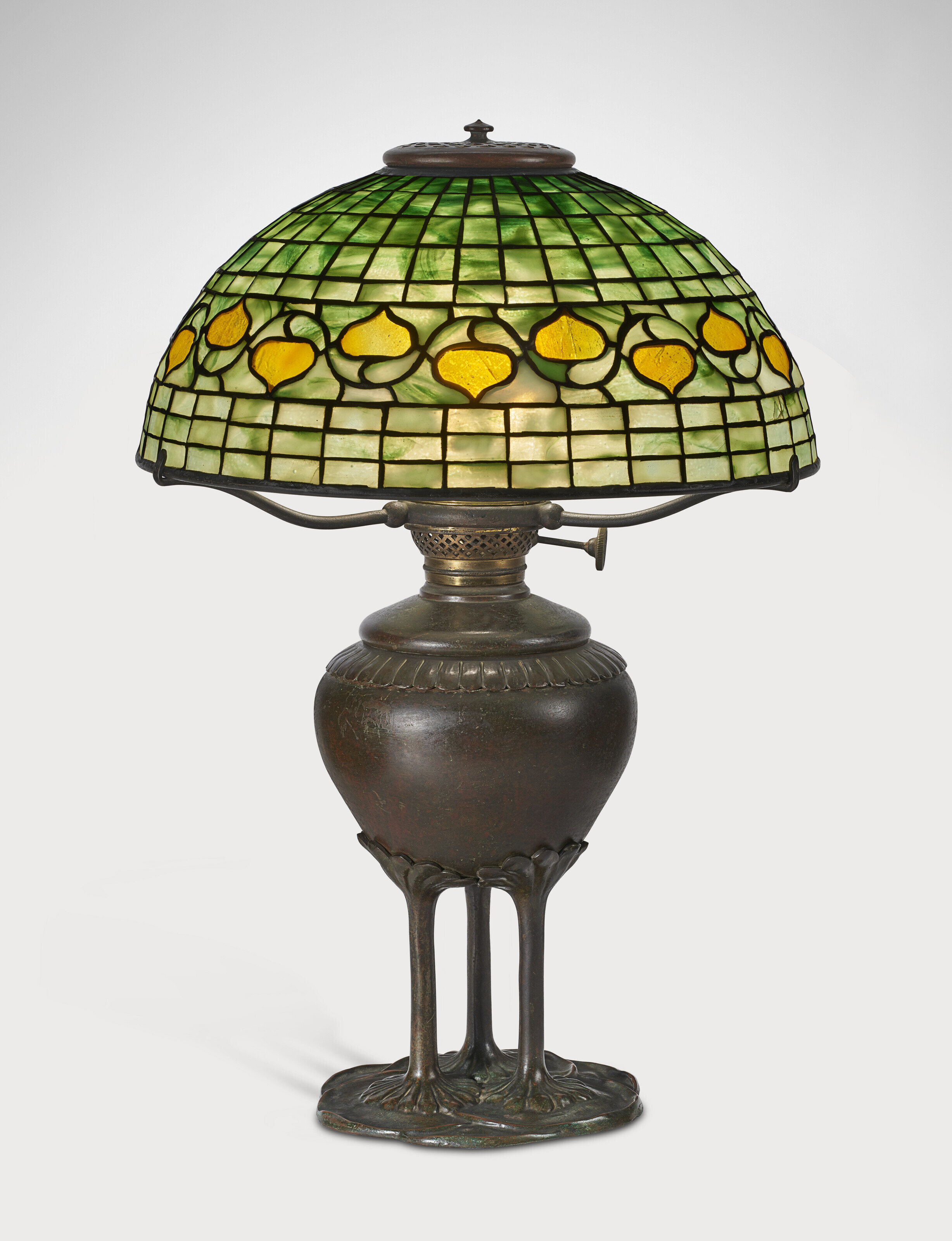 TIFFANY STUDIOS, 'Acorn' Table Lamp, circa 1902 | Christie’s