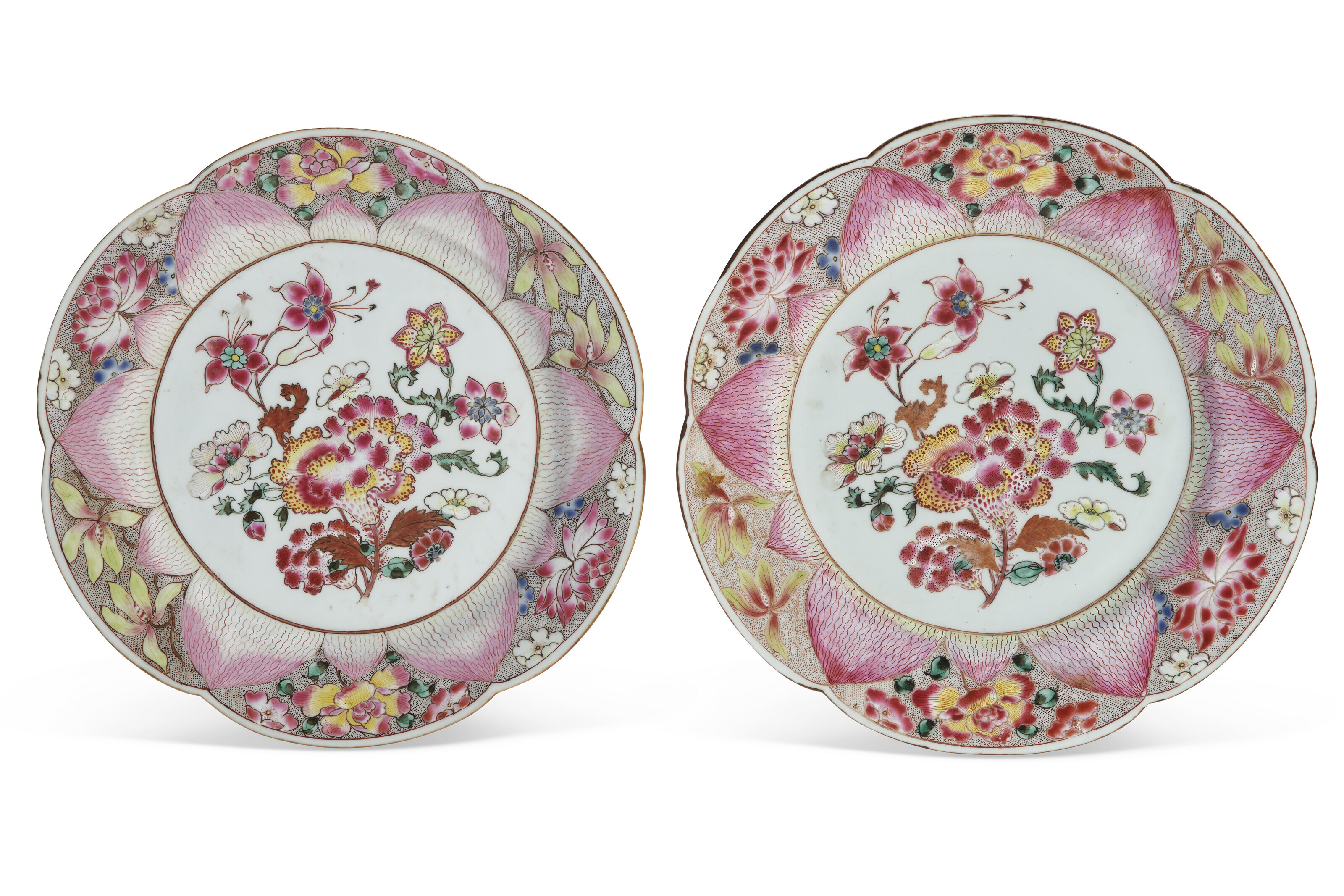 A PAIR OF CHINESE EXPORT PORCELAIN FAMILLE ROSE LOTUS DISHES, QIANLONG ...