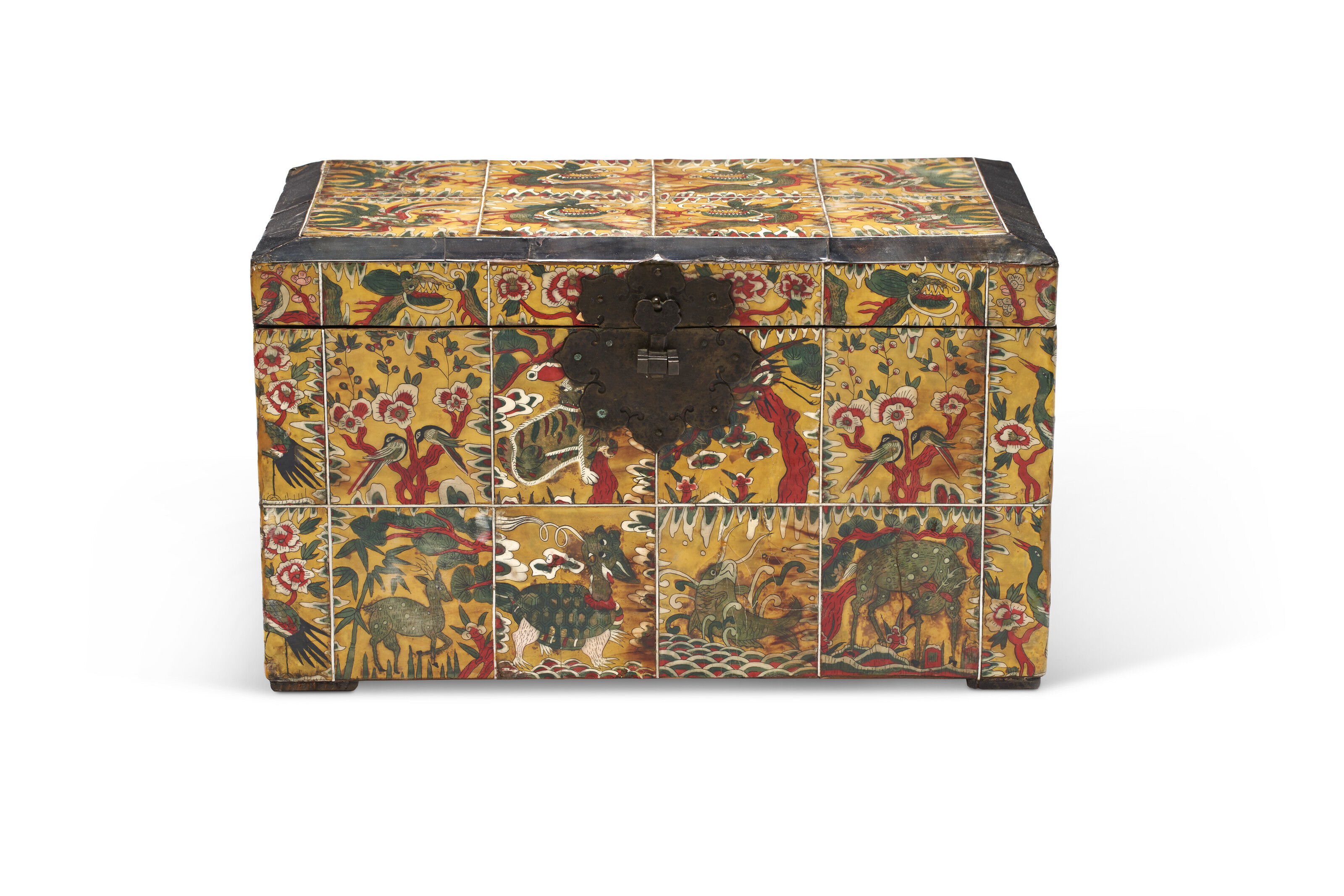 A KOREAN REVERSE-PAINTED OXHORN-APPLIED ACCESSORY BOX (HWAGAK HAEM ...