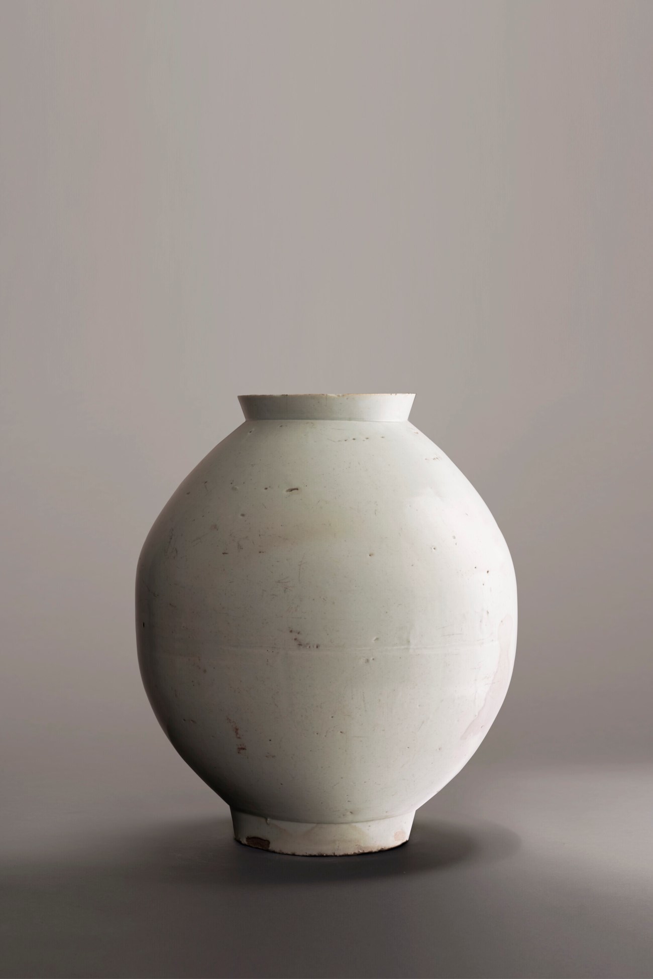 A LARGE WHITE PORCELAIN JAR, JOSEON DYNASTY (18TH CENTURY) | Christie's