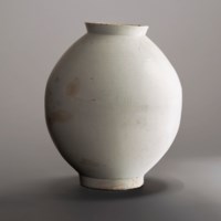 A LARGE WHITE PORCELAIN JAR, JOSEON DYNASTY (18TH CENTURY) | Christie's