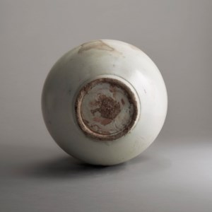 A LARGE WHITE PORCELAIN JAR, JOSEON DYNASTY (18TH CENTURY) | Christie's