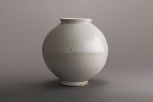 A WHITE PORCELAIN MOON JAR, JOSEON DYNASTY (18TH CENTURY) | Christie's
