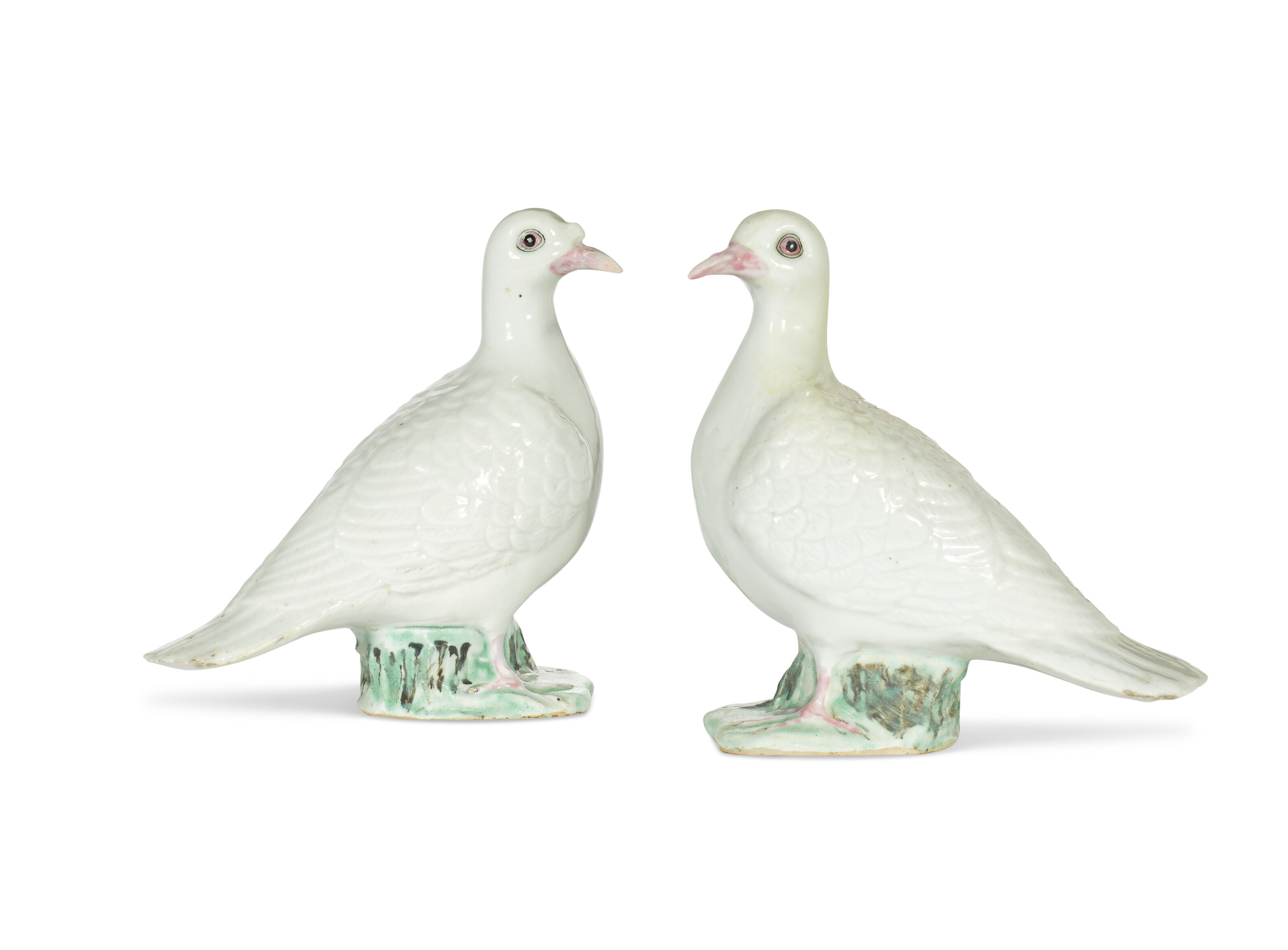 A PAIR OF CHINESE EXPORT PORCELAIN DOVES, 19TH CENTURY | Christie’s