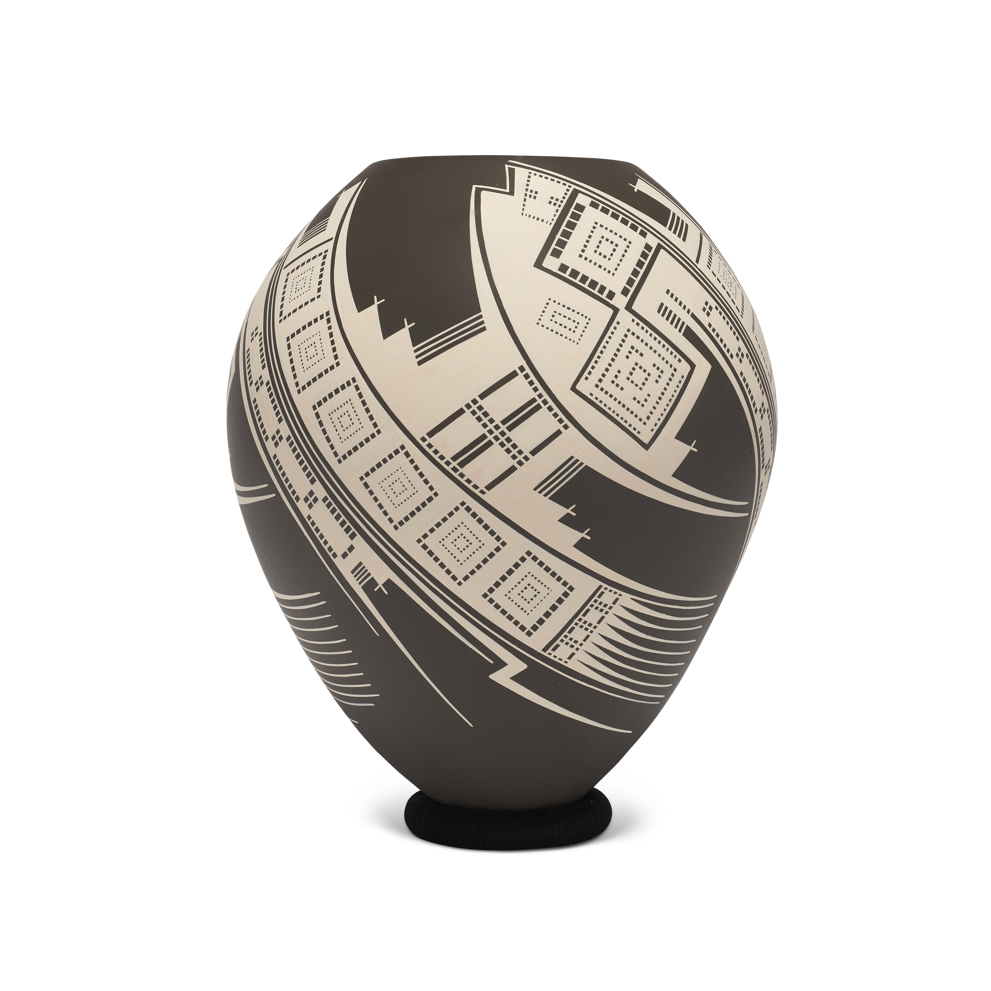 IVÁN QUEZADA (b. 1993), Paquimé Pot | Christie’s