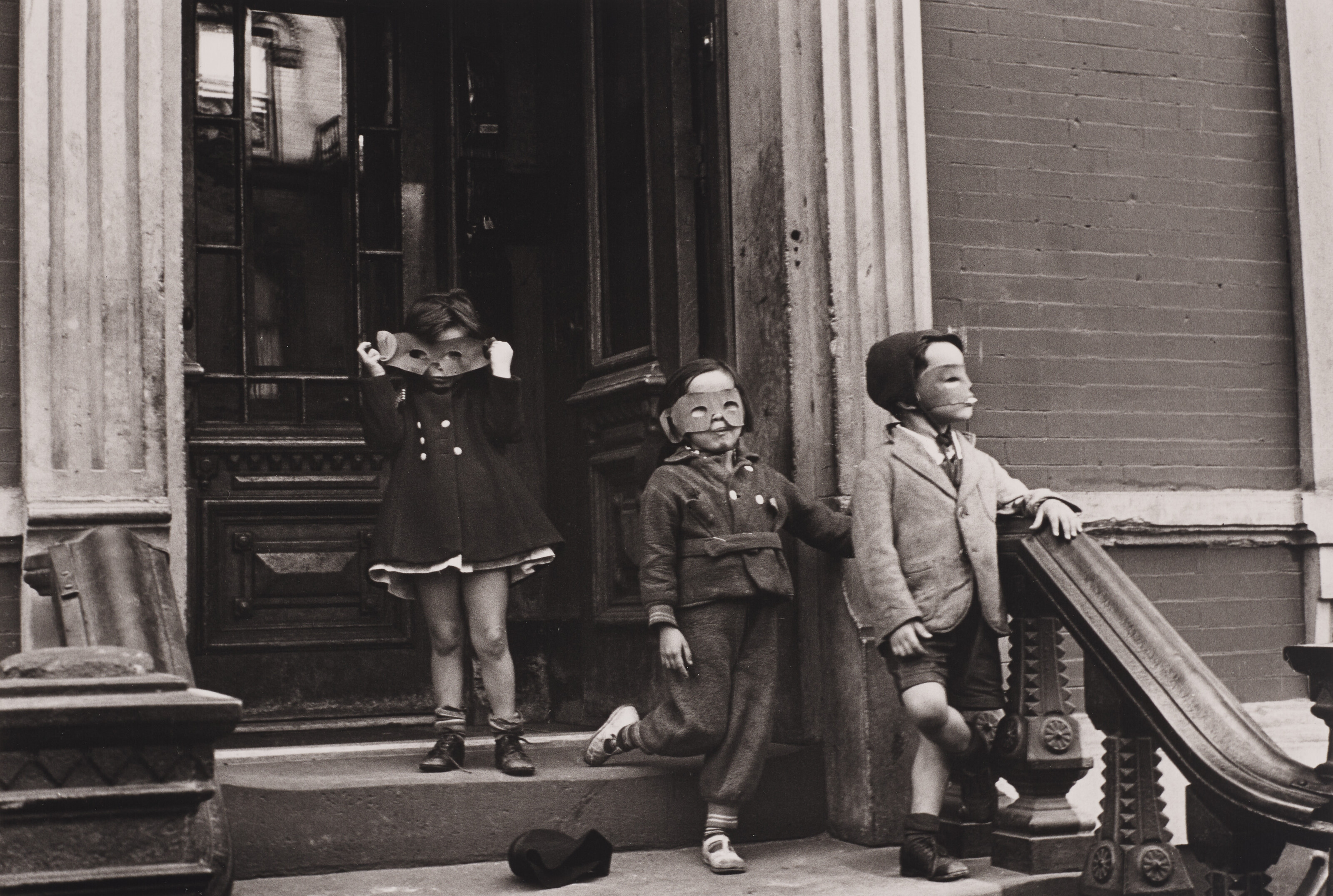 HELEN LEVITT (1913–2009), New York, 1940 | Christie’s