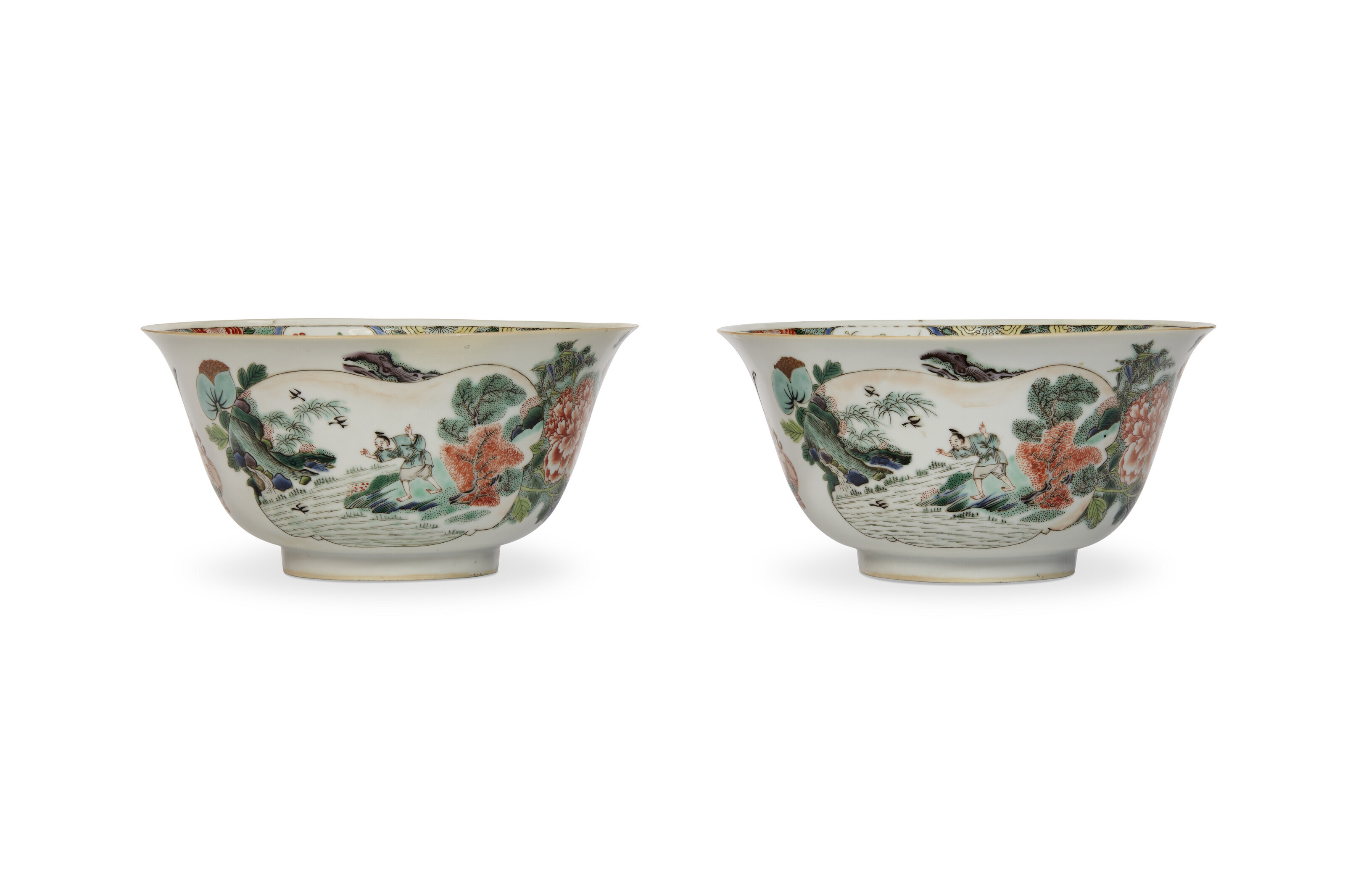 A PAIR OF FAMILLE VERTE BOWLS, CHINA, KANGXI PERIOD (1662-1722 ...