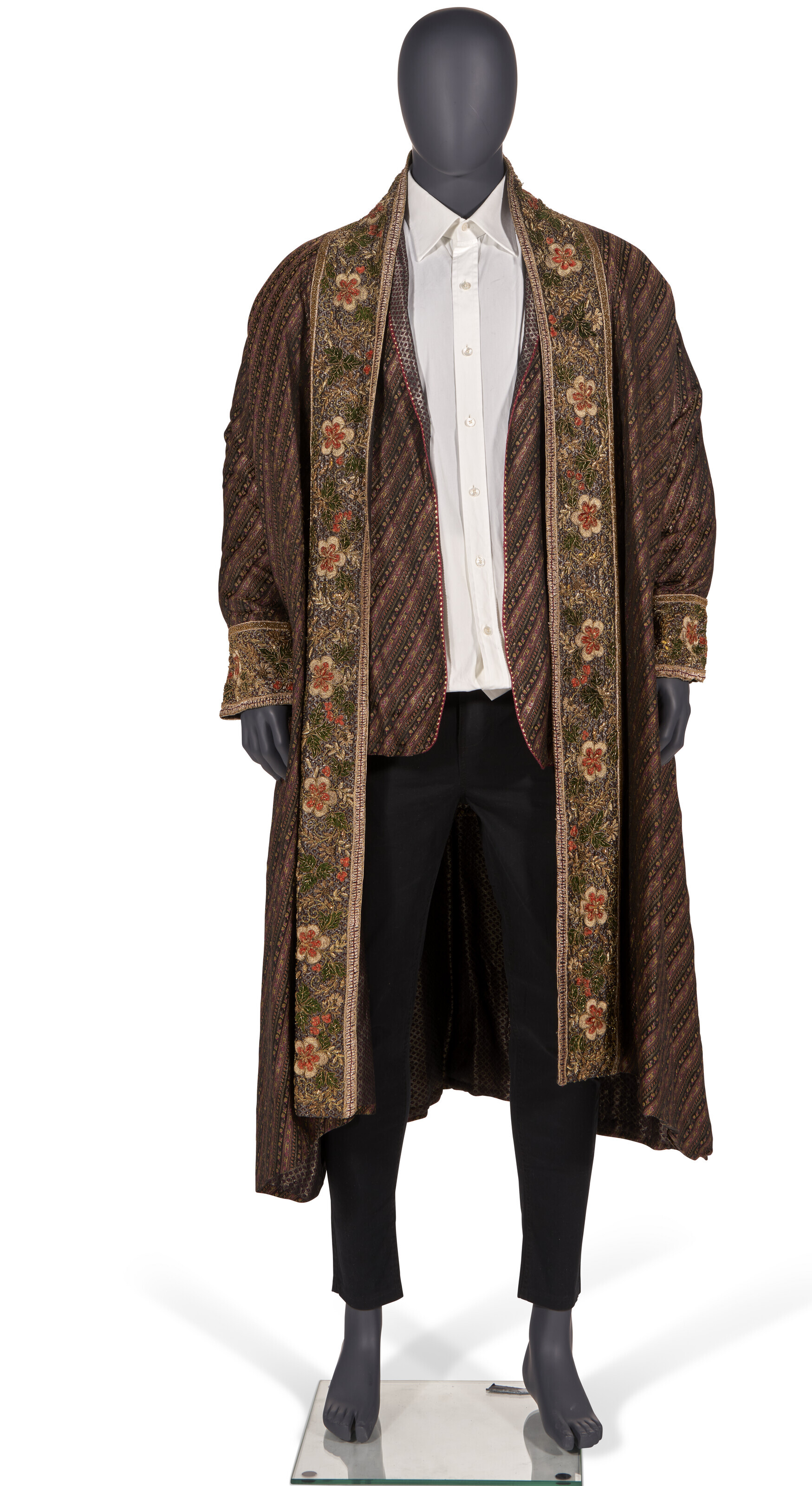 A SILK AND METALLIC EMBROIDERED EVENING COAT, 20TH CENTURY | Christie’s