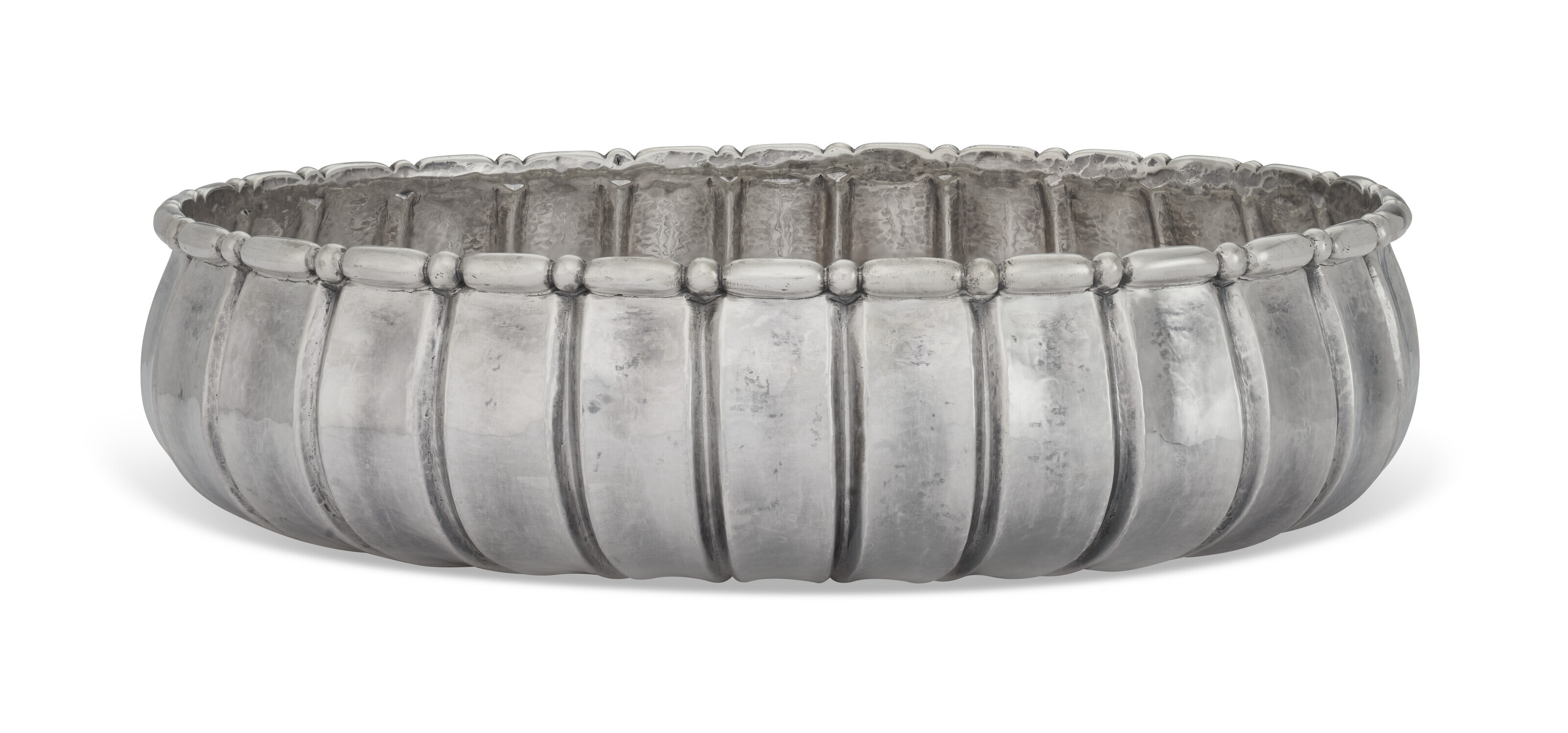 AN ITALIAN SILVER CENTER BOWL, MARK OF BUCCELLATI, MILAN, MID-20TH ...