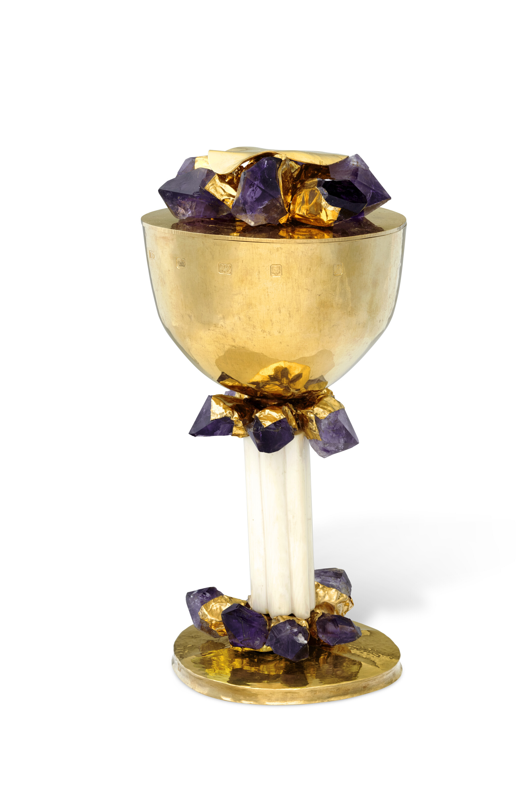 AN ELIZABETH II AMETHYST-MOUNTED 22K GOLD AND RESIN CHALICE AND COVER ...