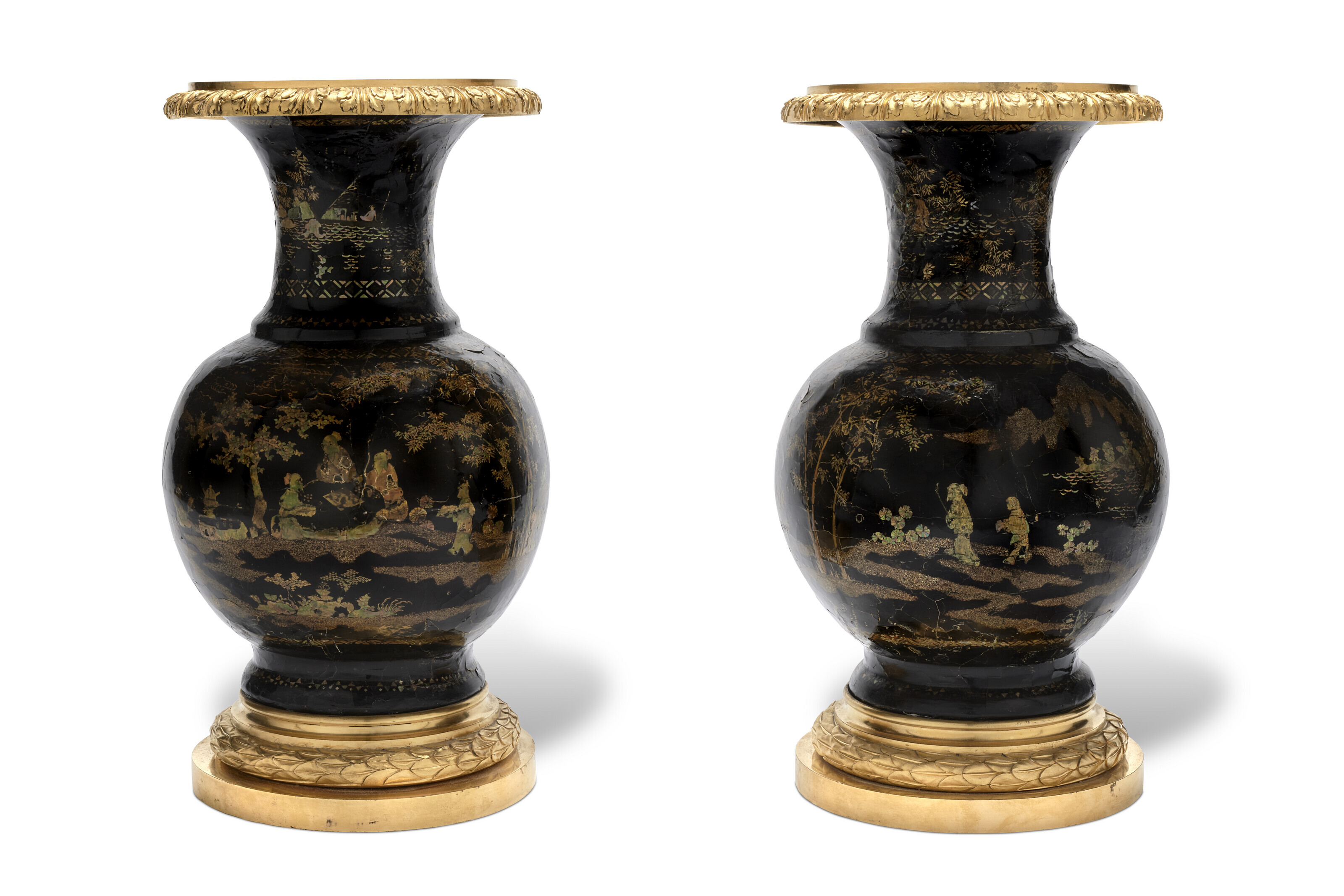 PAIRE DE VASES DE STYLE LOUIS XVI, SECONDE MOITIE DU XIXe SIECLE ...