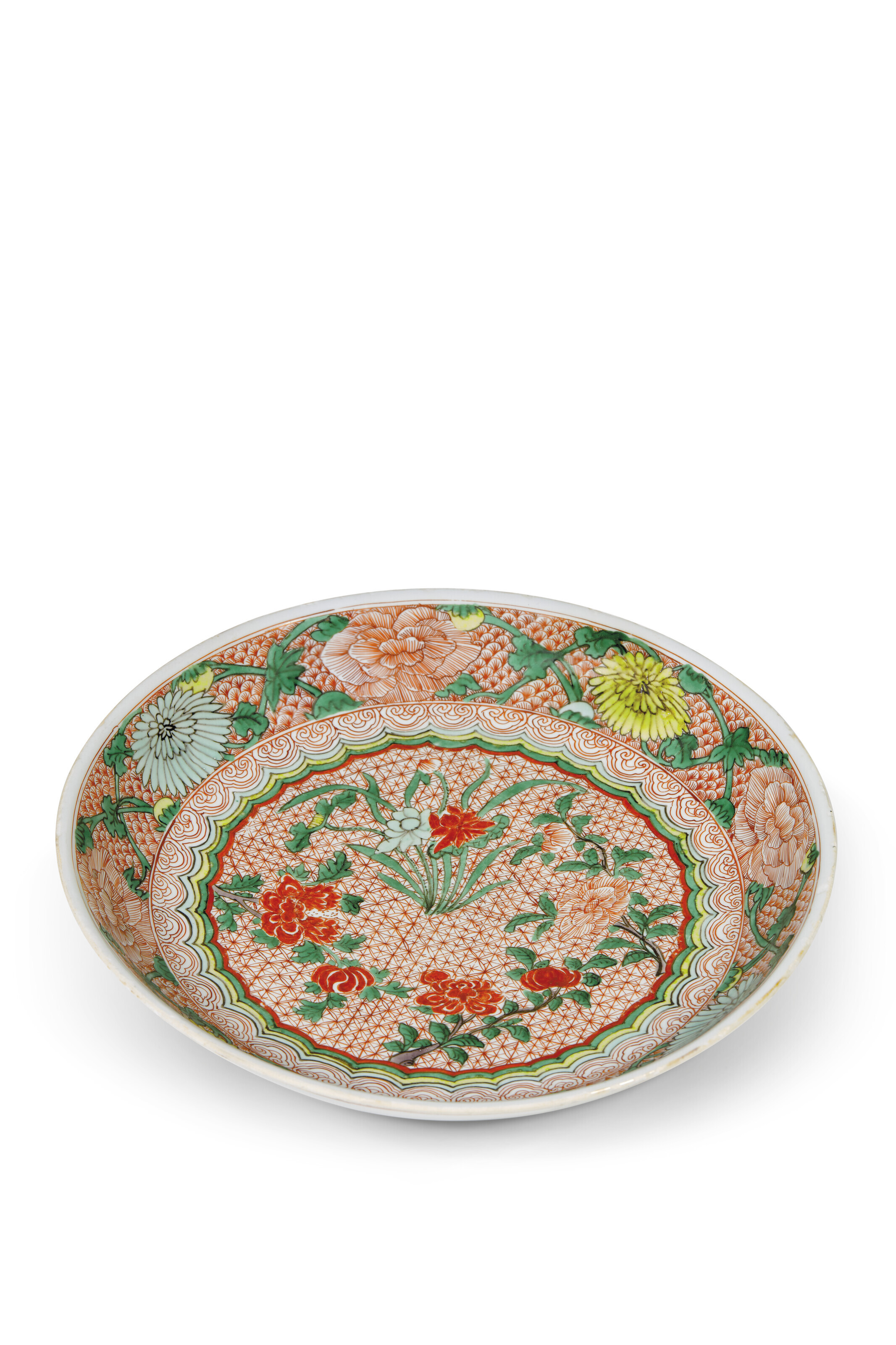 A WUCAI DISH, CHINA, QING DYNASTY, KANGXI SIX-CHARACTER MARK IN ...