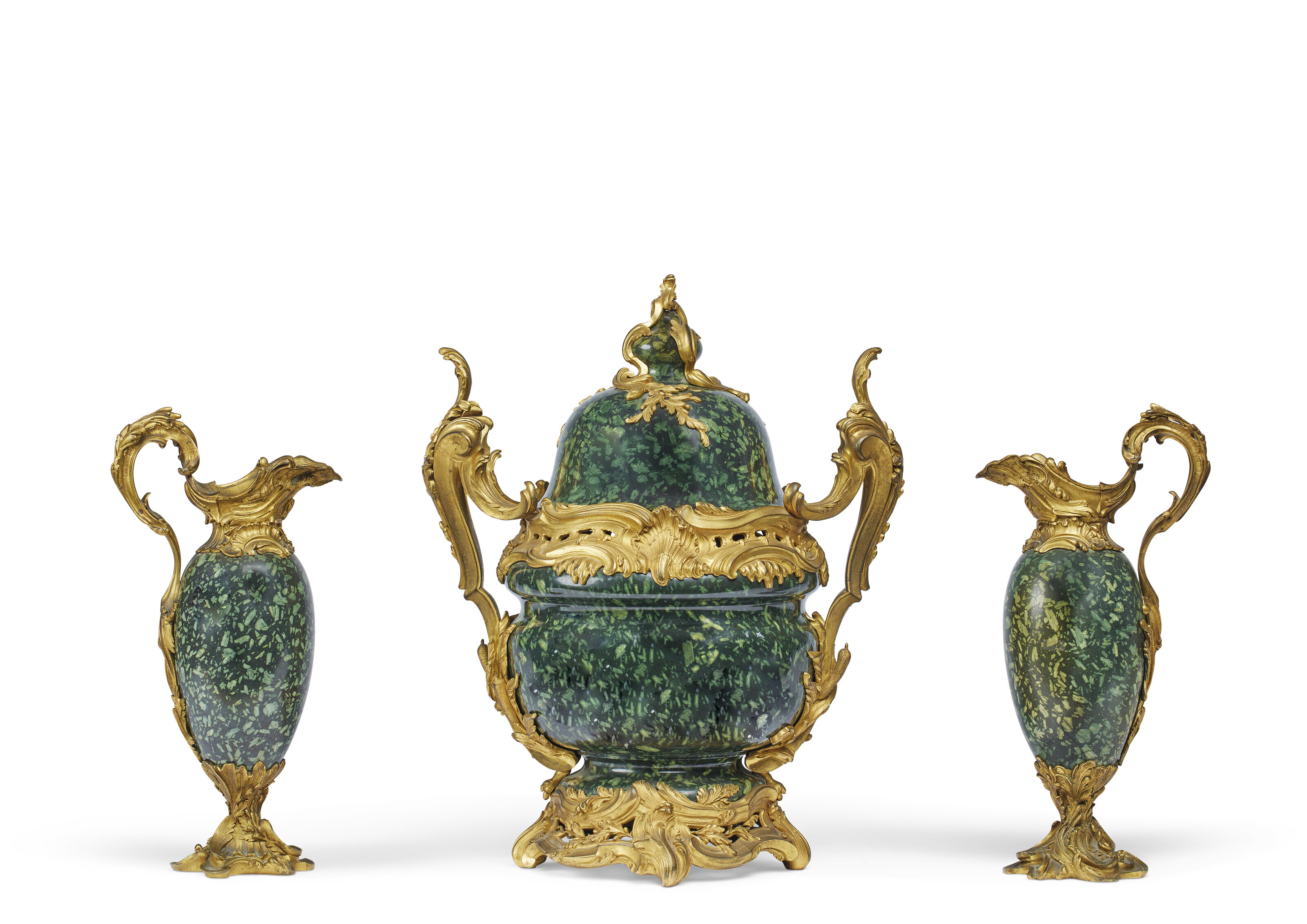 GARNITURE DE CHEMINÉE DE STYLE LOUIS XV, SIGNATURE DE HENRY DASSON ...