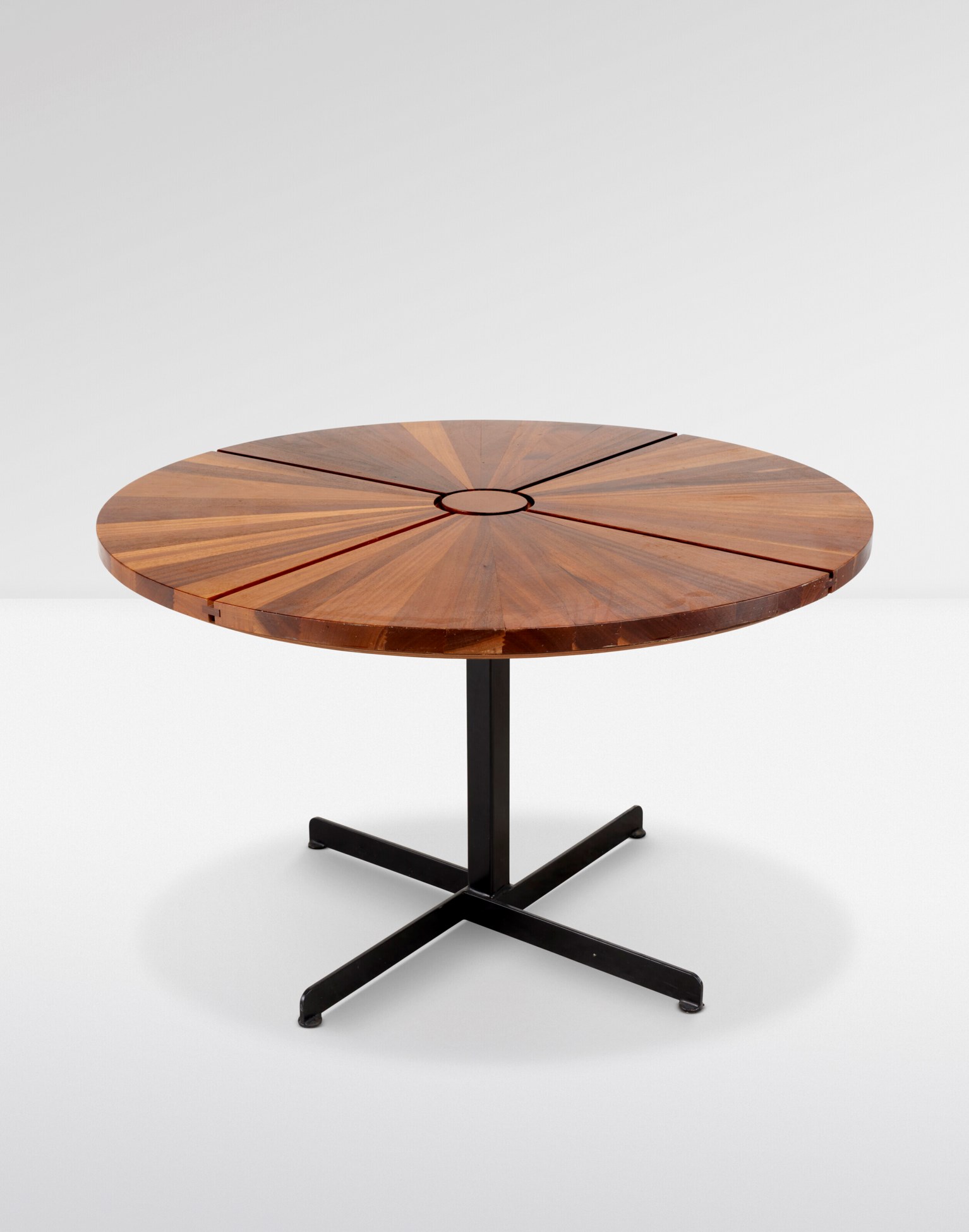 CHARLOTTE PERRIAND (1903-1999), Table ‘Soleil’, le modèle créé pour ...