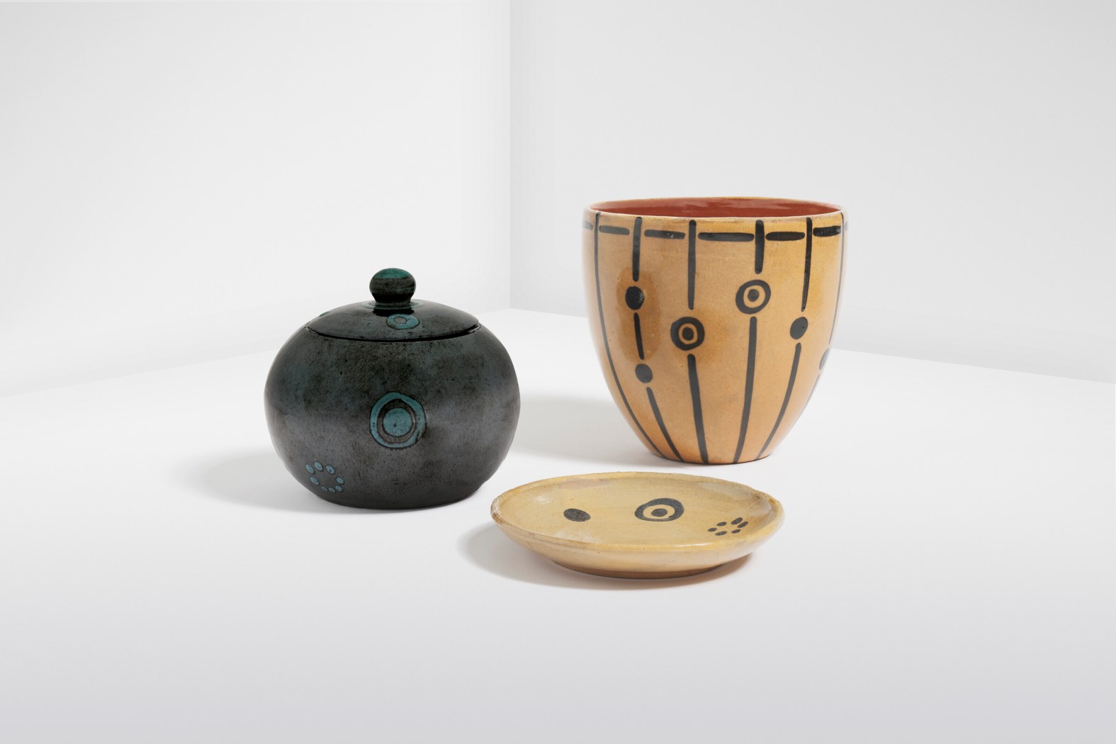 FRANCIS JOURDAIN (1876-1958), Ensemble d'un sucrier, d'une coupelle et ...