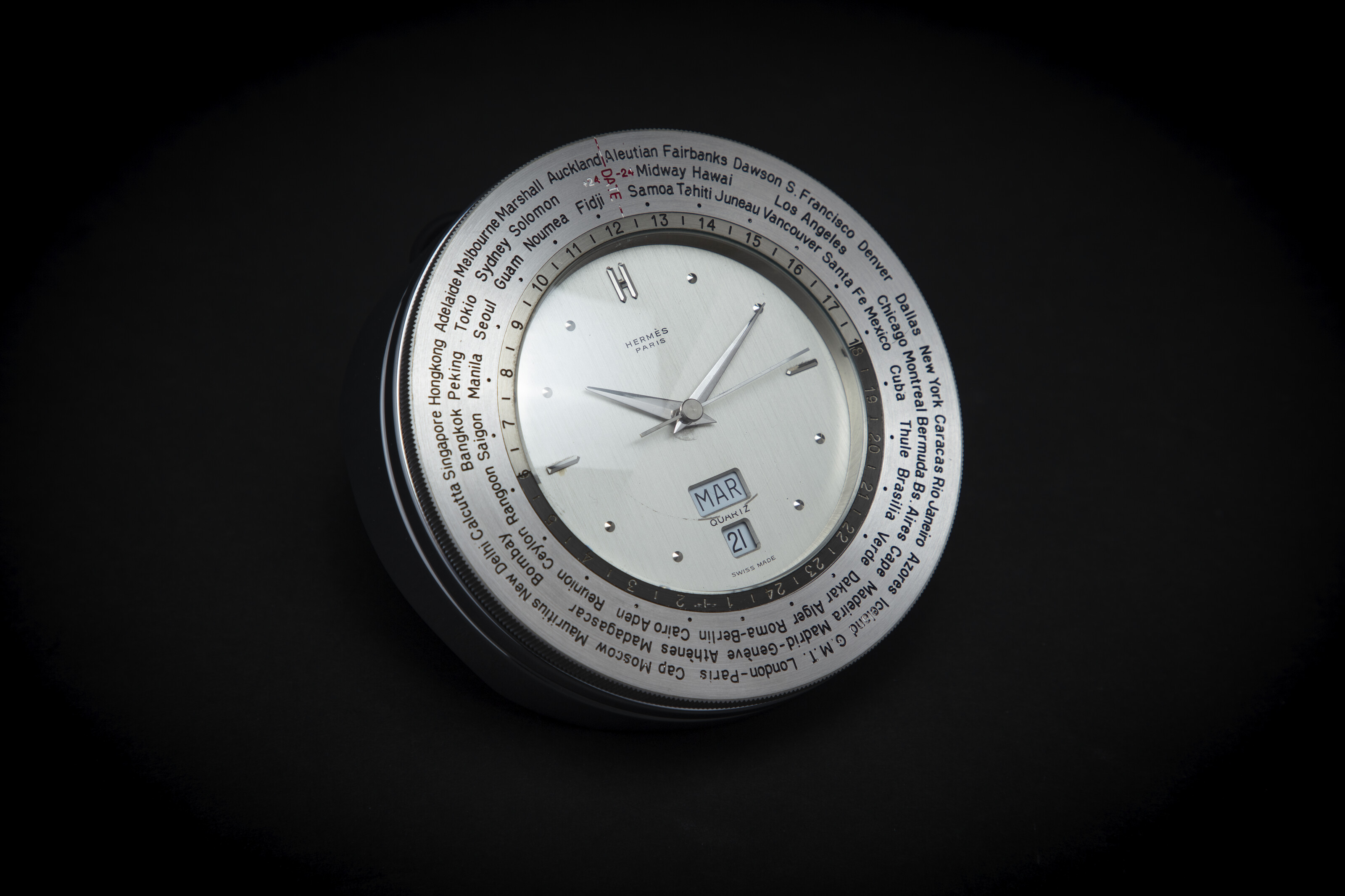 HERMÈS, REF. 848, A PALLADIUM-PLATED WORLD TIME QUARTZ DESK CLOCK, CASE ...