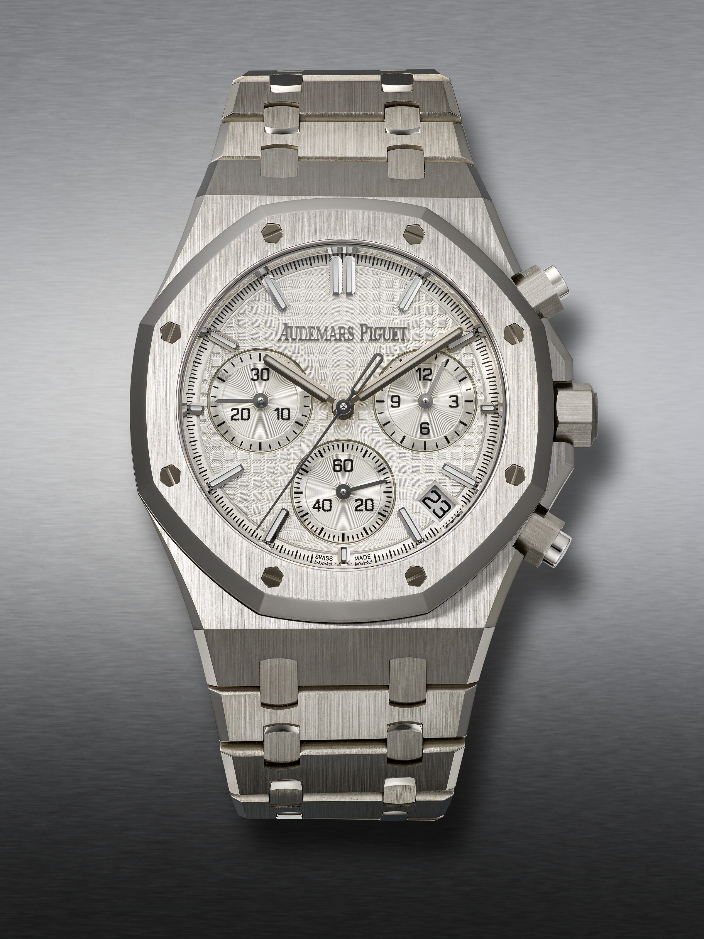 AUDEMARS PIGUET, STAINLESS STEEL CHRONOGRAPH ‘ROYAL OAK’, REF. 26240ST ...