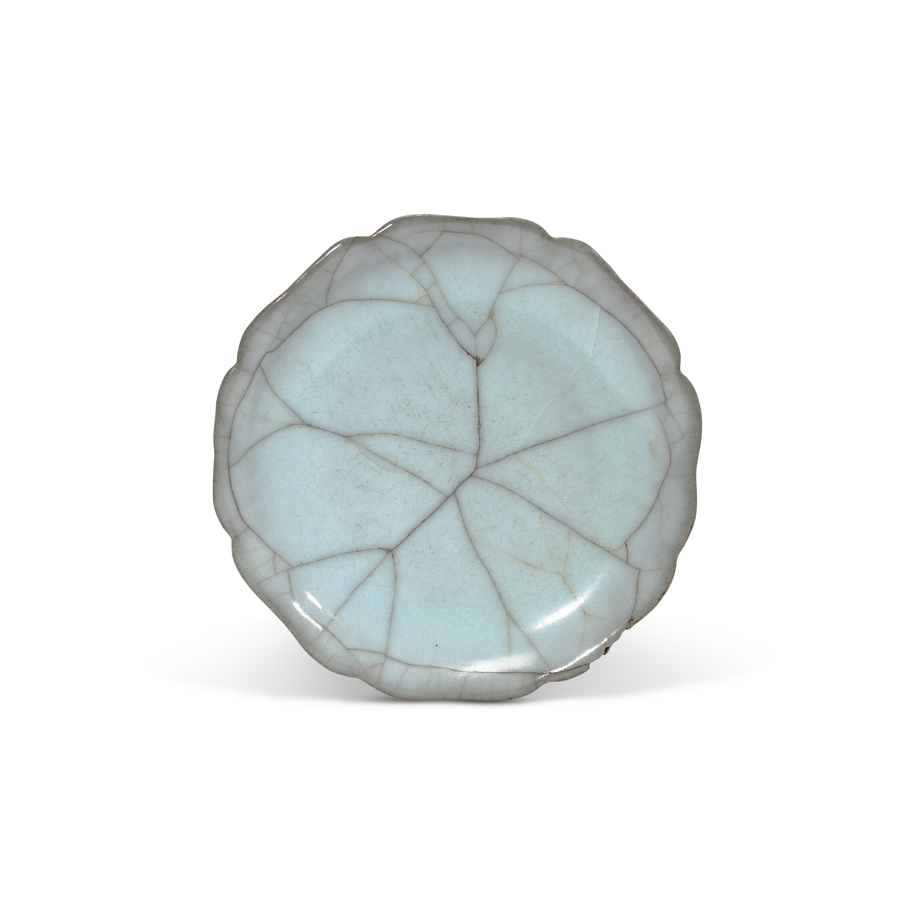 A GUAN-TYPE FOLIATE DISH, MING DYNASTY (1368-1644) | Christie’s