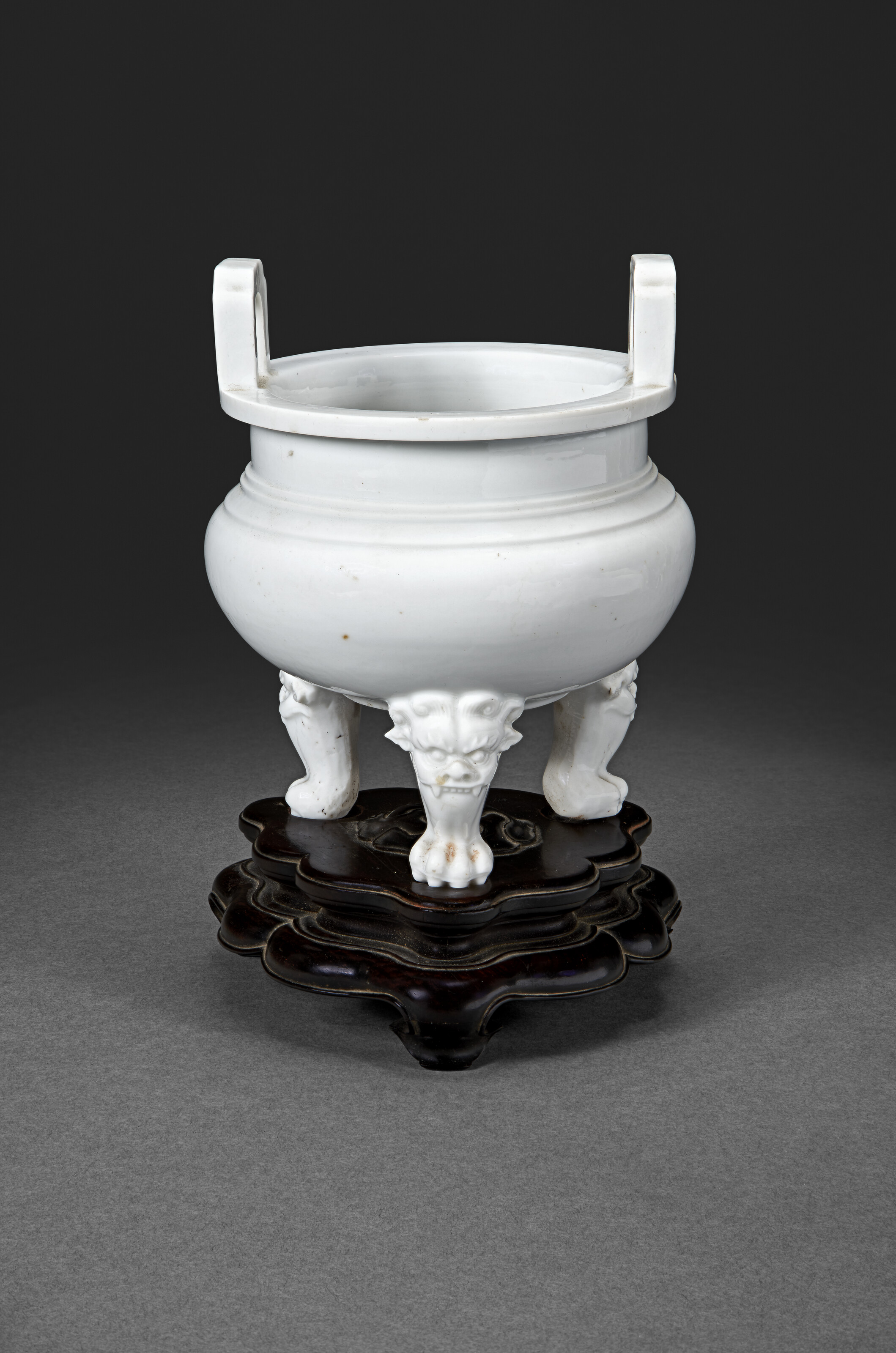 A RARE MOLDED DEHUA ARCHAISTIC GUI-FORM CENSER, 17TH-18TH CENTURY ...