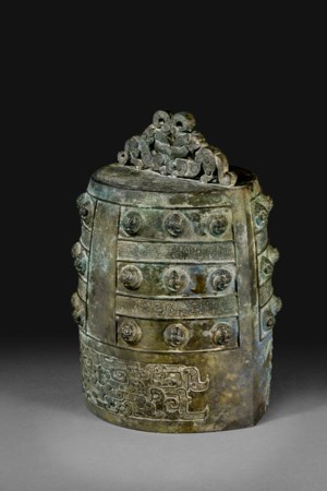 A RARE LARGE BRONZE BELL, BO ZHONG, LATE SPRING AND AUTUMN PERIOD, LATE ...