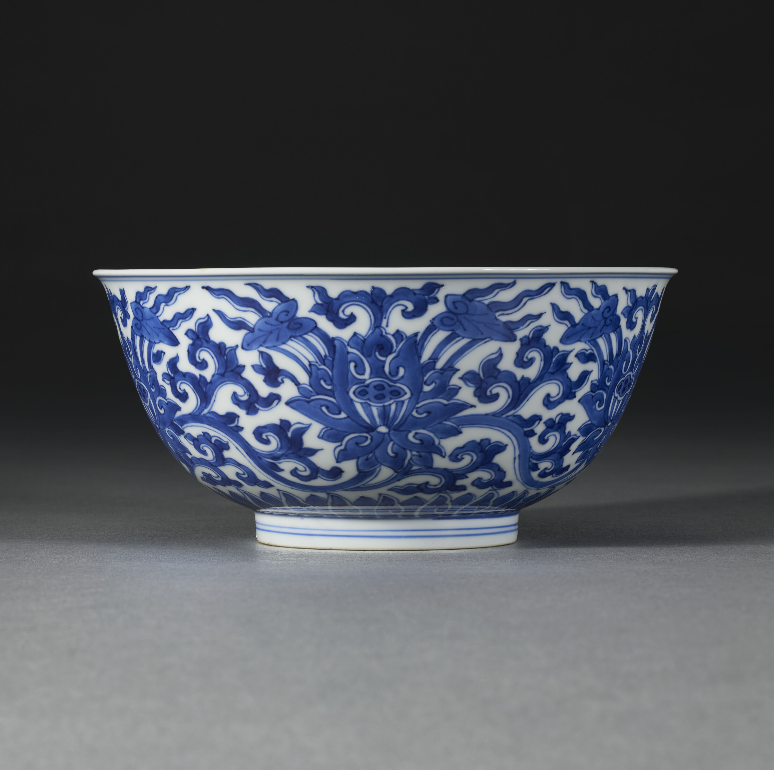 A LARGE TWO-PART SANCAI-GLAZED 'DRAGON' TILE, MING DYNASTY (1368-1644 ...
