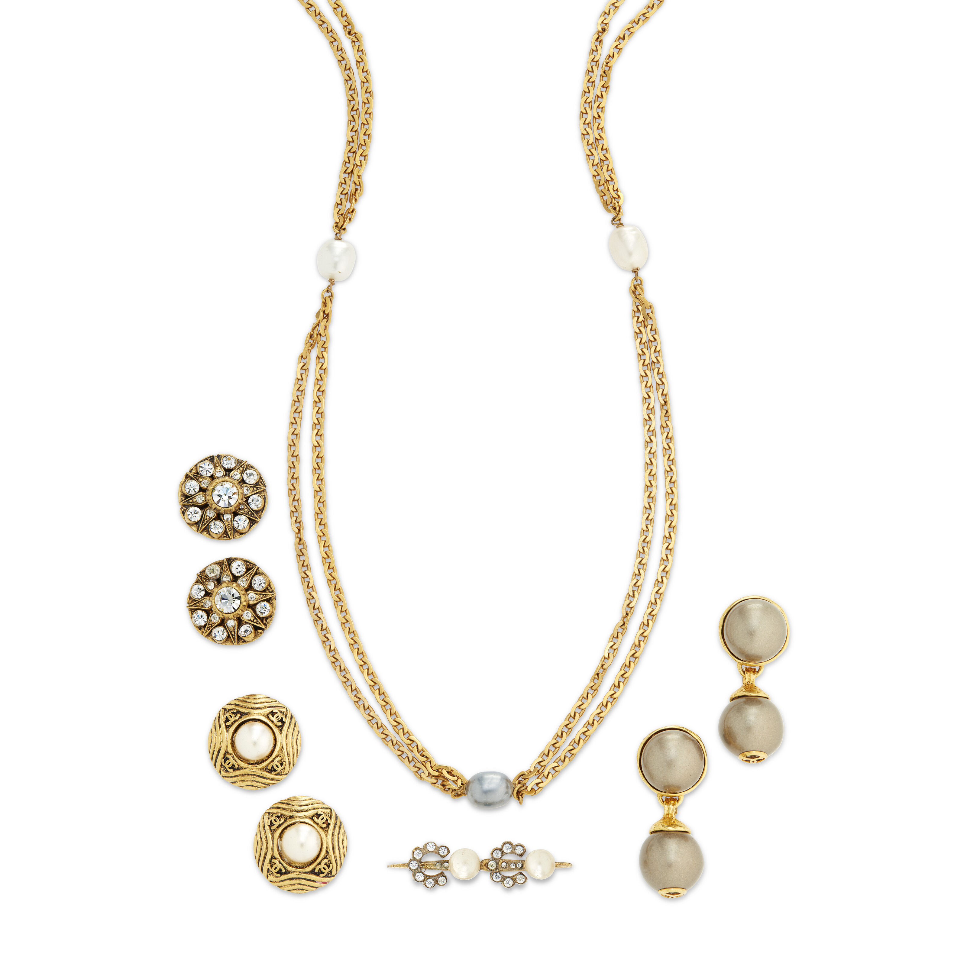 A SET OF FIVE: A CRYSTAL & FAUX PEARL COCO BROOCH, CC FAUX PEARL CLIP ...