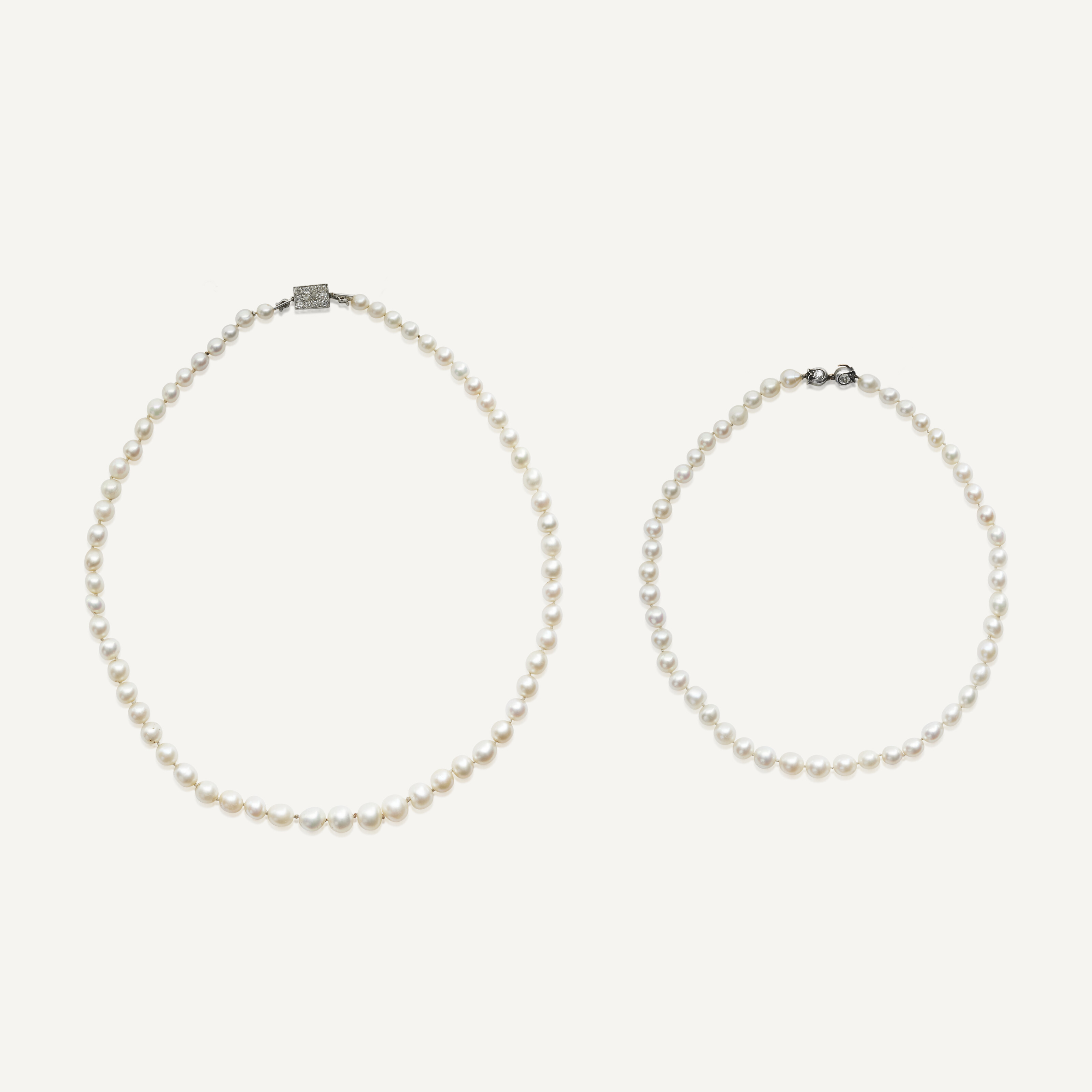 DEUX COLLIERS DE PERLES FINES ET PERLES DE CULTURE, | Christie’s