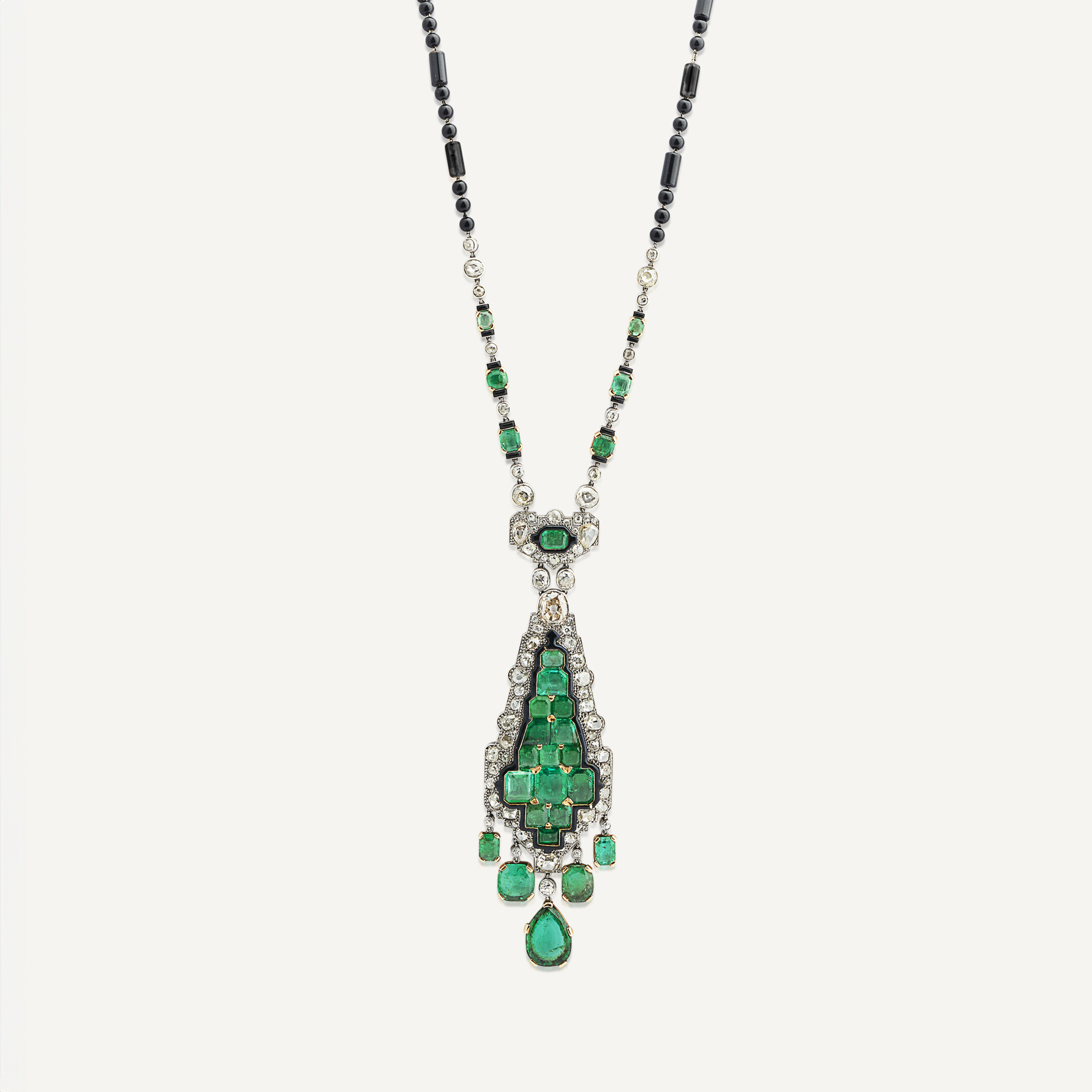 RARE CARTIER SAUTOIR ART DÉCO ÉMERAUDES, ONYX, ÉMAIL ET DIAMANTS ...