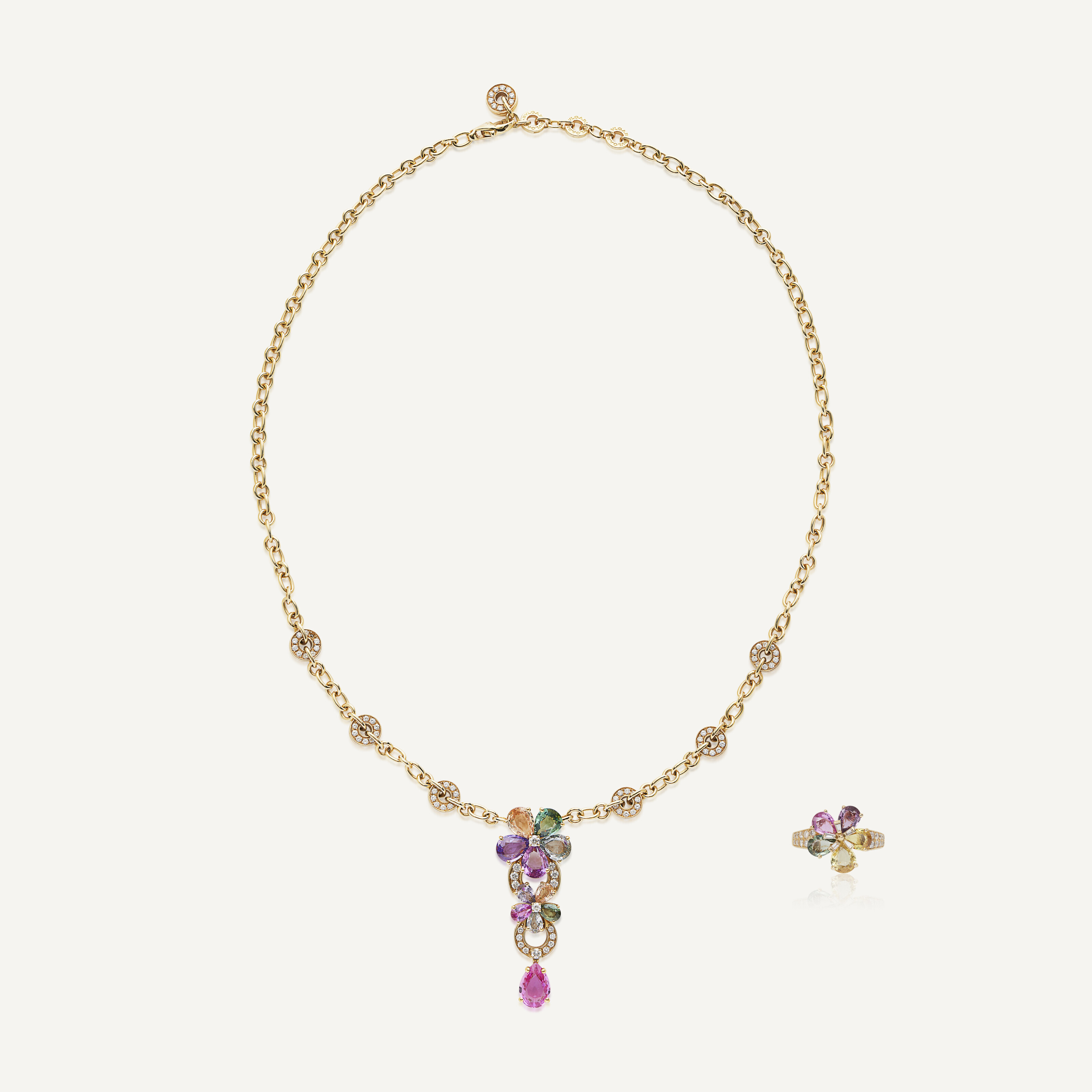 BULGARI ENSEMBLE 'FLORA' COMPRENANT UN COLLIER ET UNE BAGUE SAPHIRS DE ...