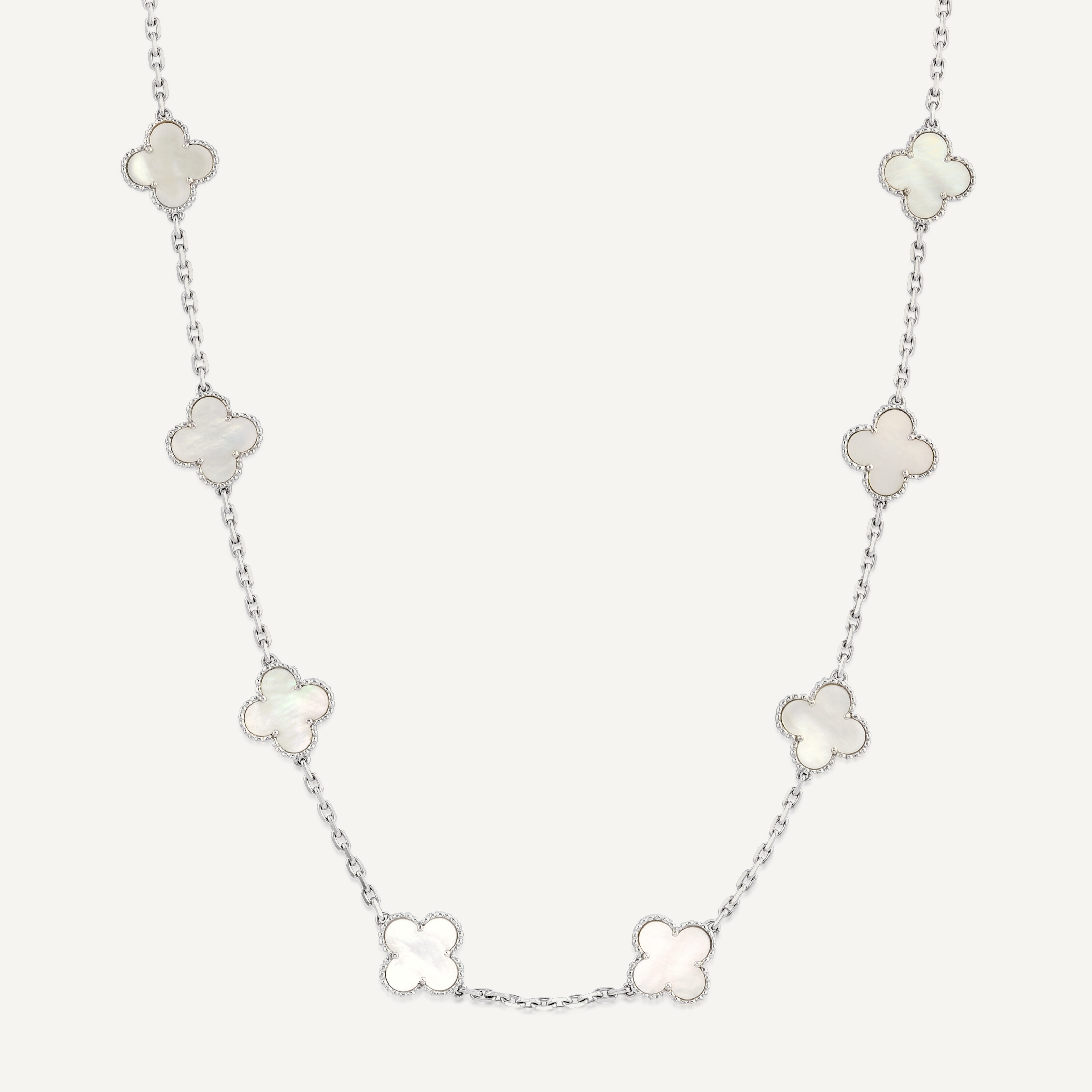 VAN CLEEF & ARPELS ENSEMBLE SAUTOIR ET BRACELET 'ALHAMBRA' NACRE ...